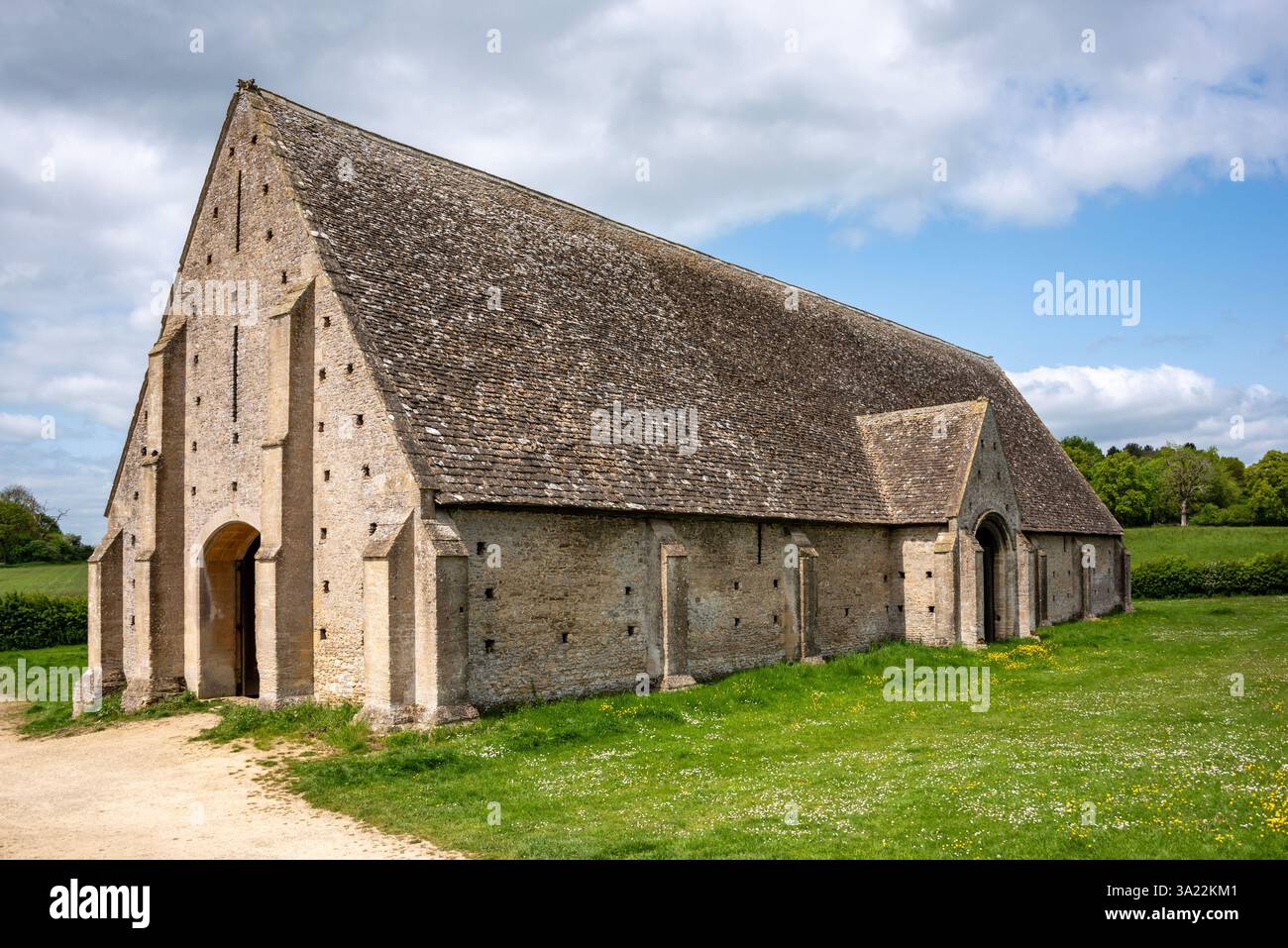 The Great Barn, Great Coxwell, near Faringdon, Oxfordshire, UK Stock ...