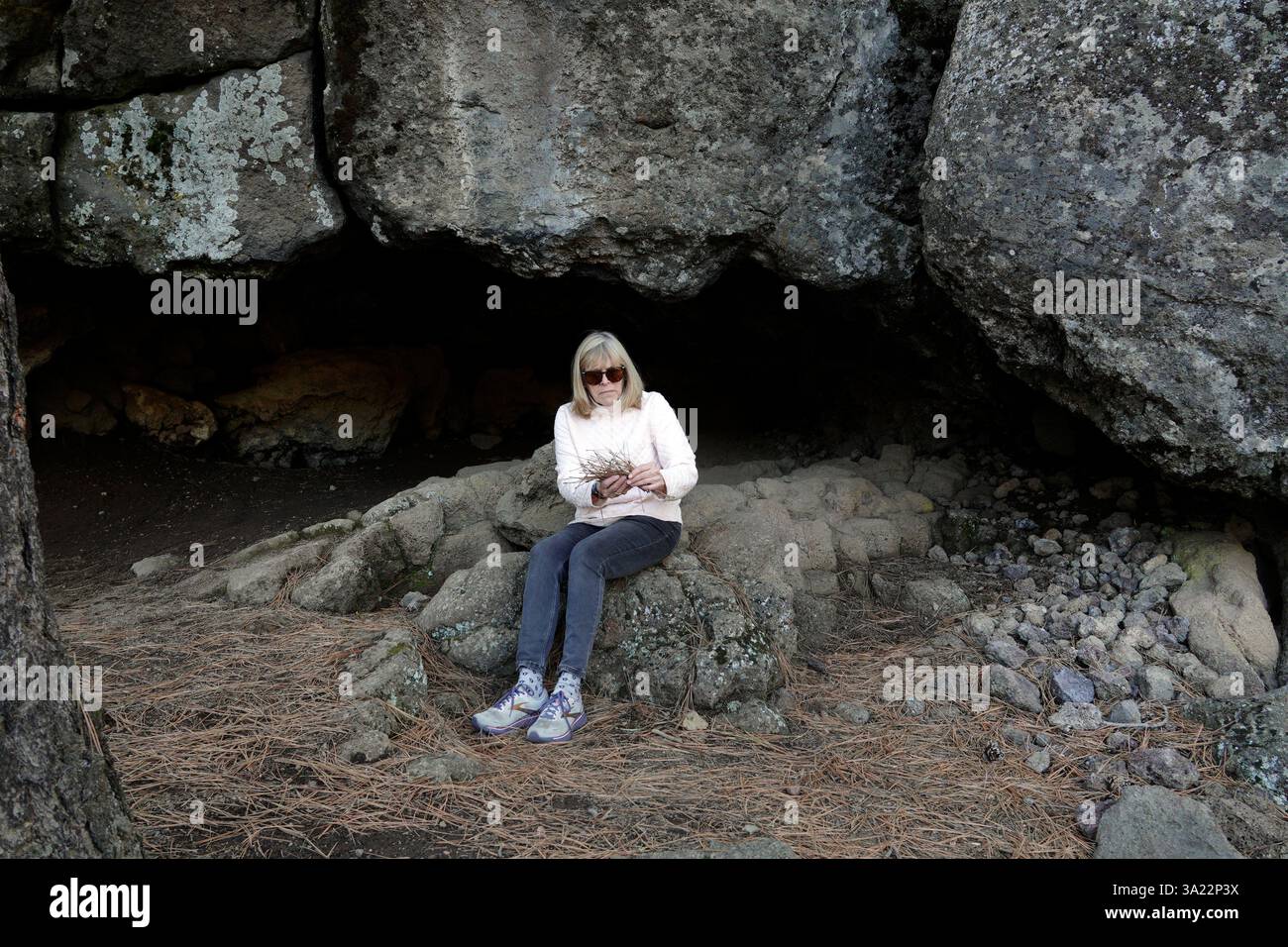 Stone age cave shelter hi-res stock photography and images - Alamy