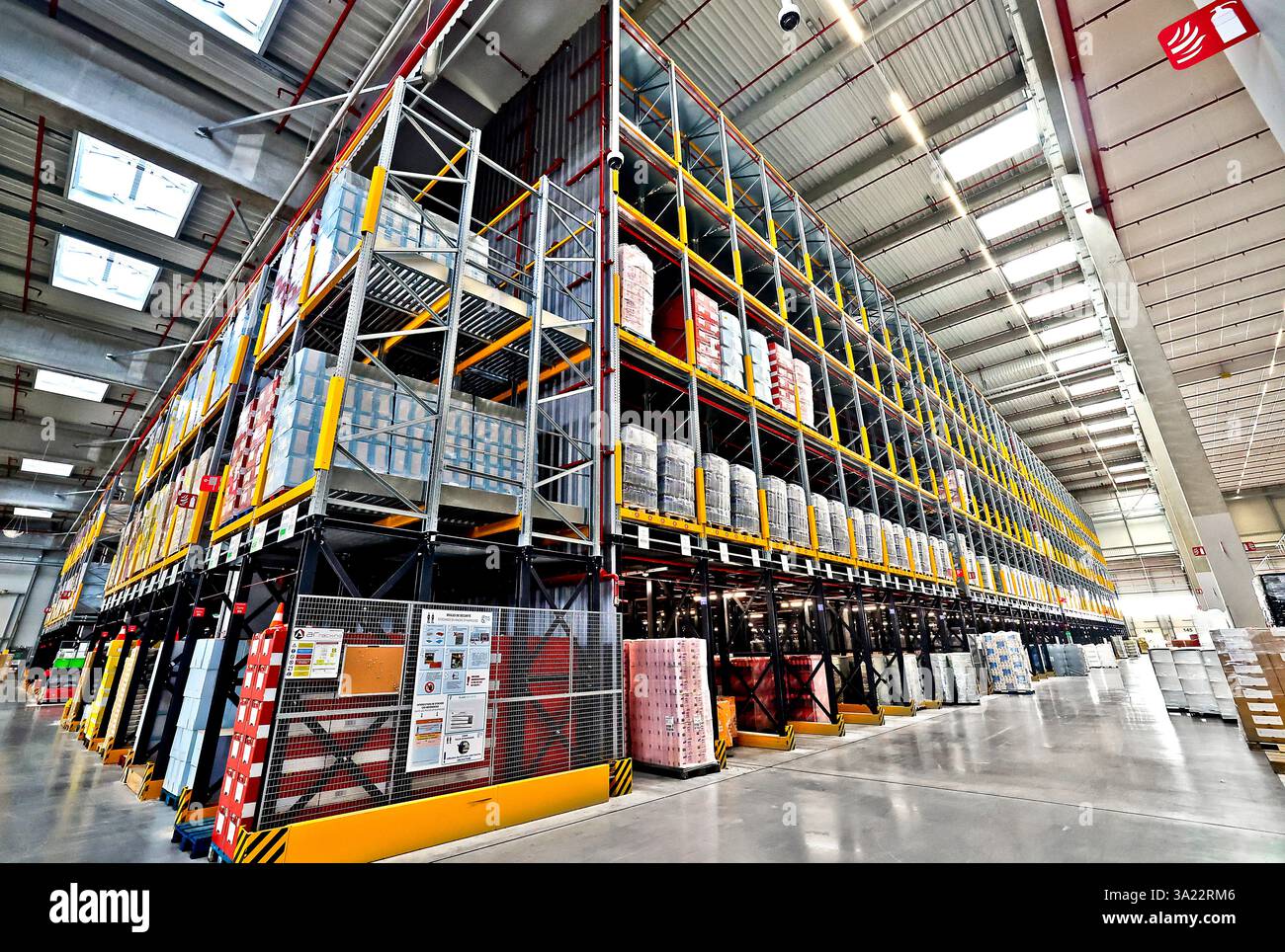 Saint-Augustin (northern France): the Lidl logistics center Stock Photo ...