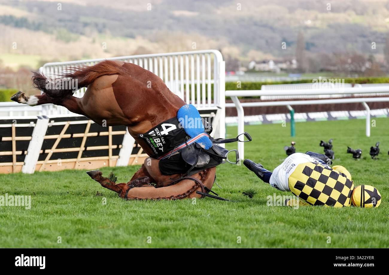 State Man ridden by Paul Townend falls at the last hurdle of the Unibet ...