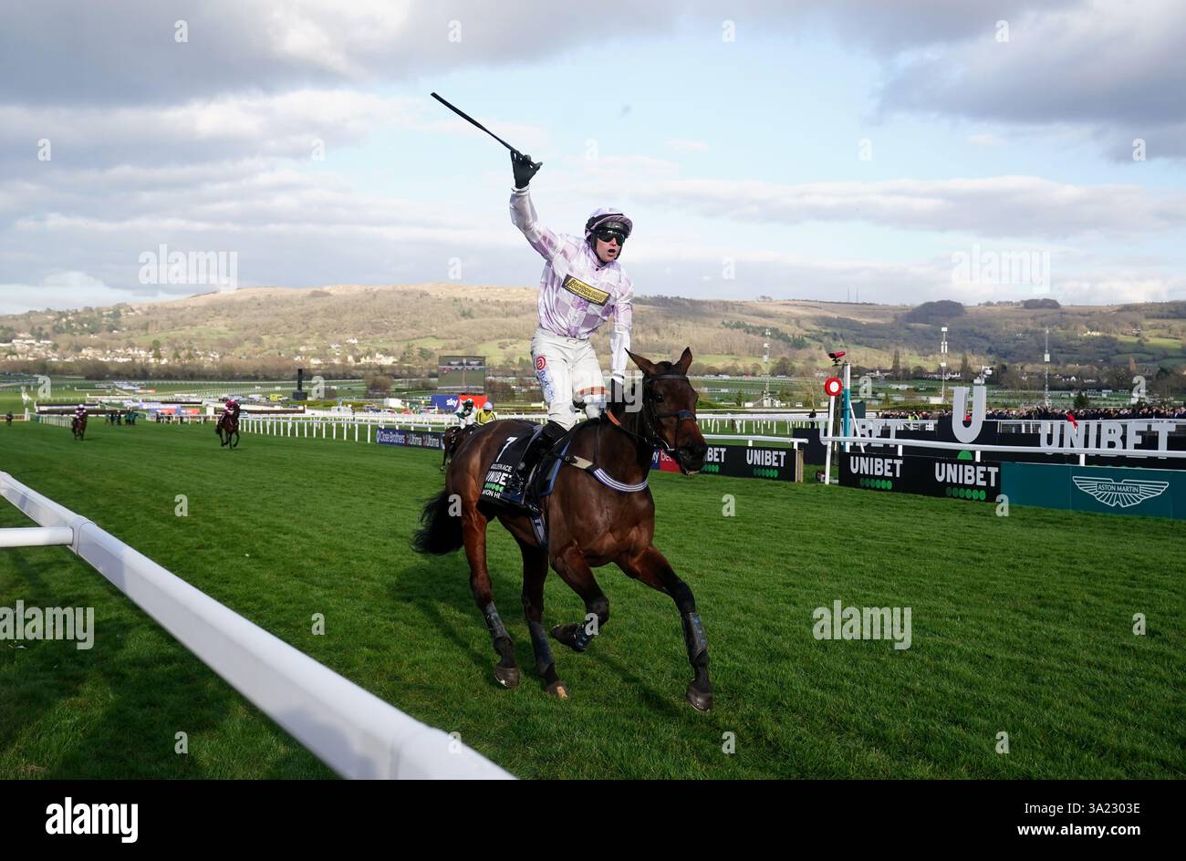 Golden Ace ridden by Lorcan Williams on their way to winning the Unibet ...