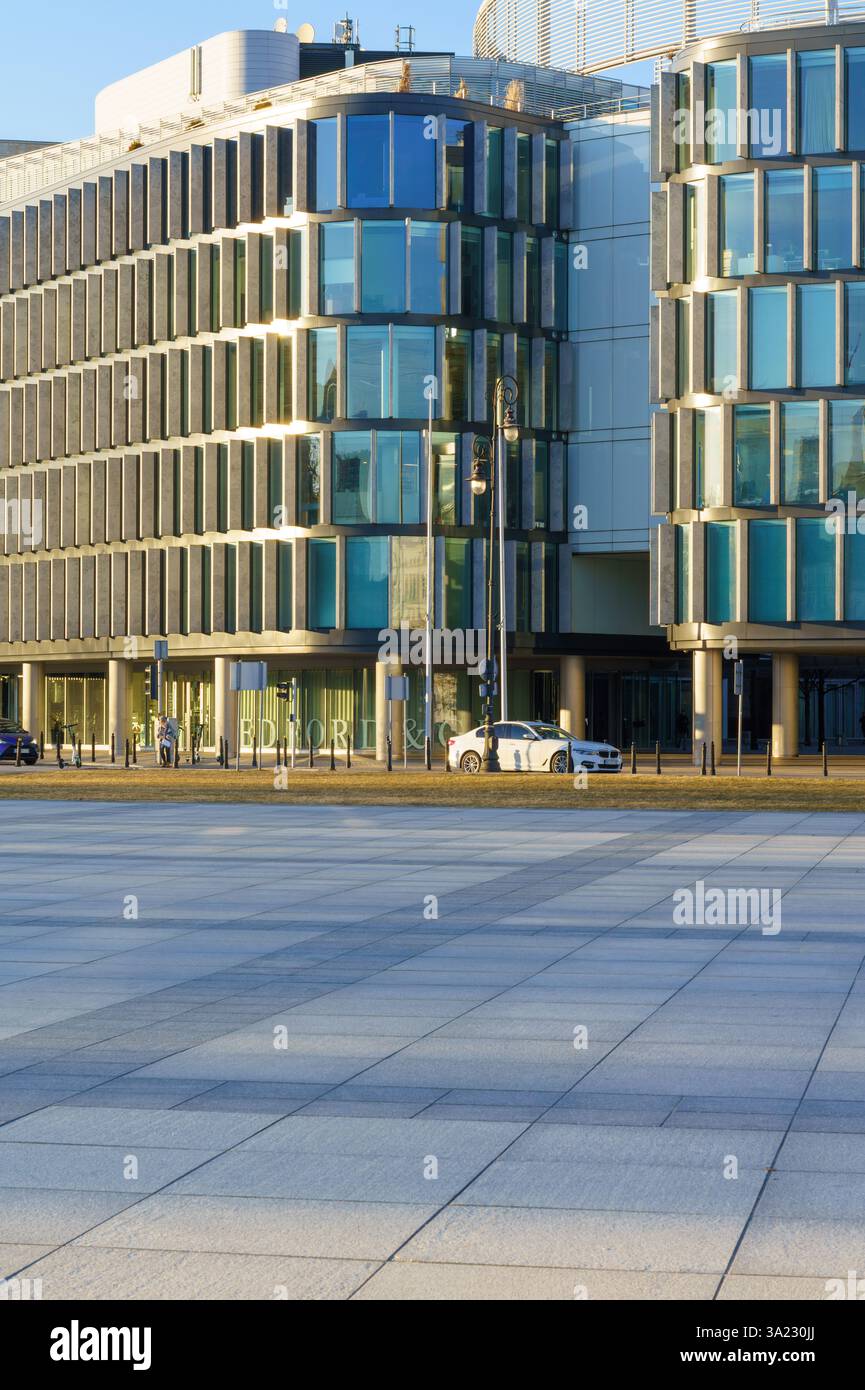 Luxury office building Metropolitan designed by Norman Foster in one of ...