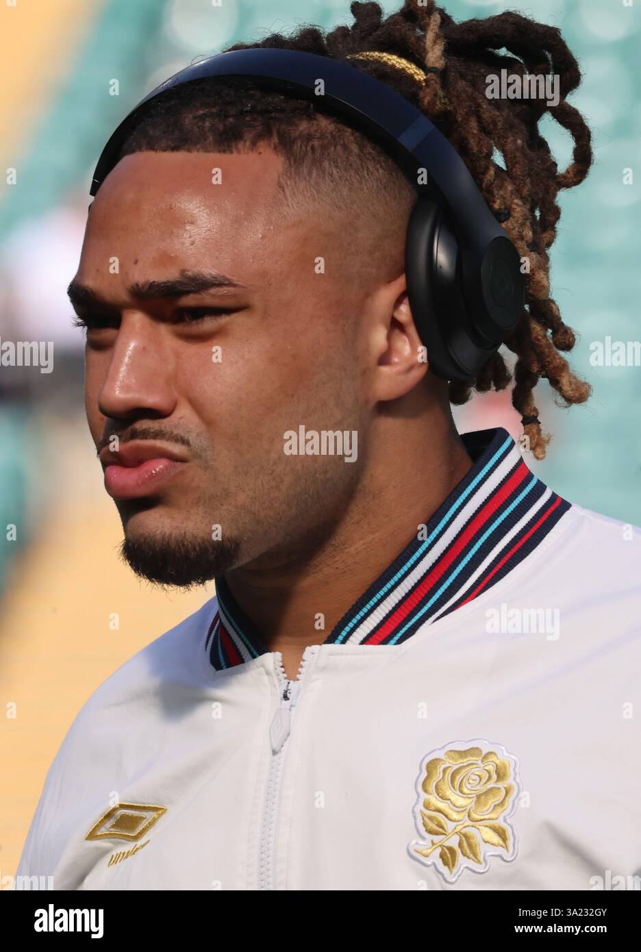 London, UK. 09th Mar, 2025. England's Chandler Cunningham-South ...