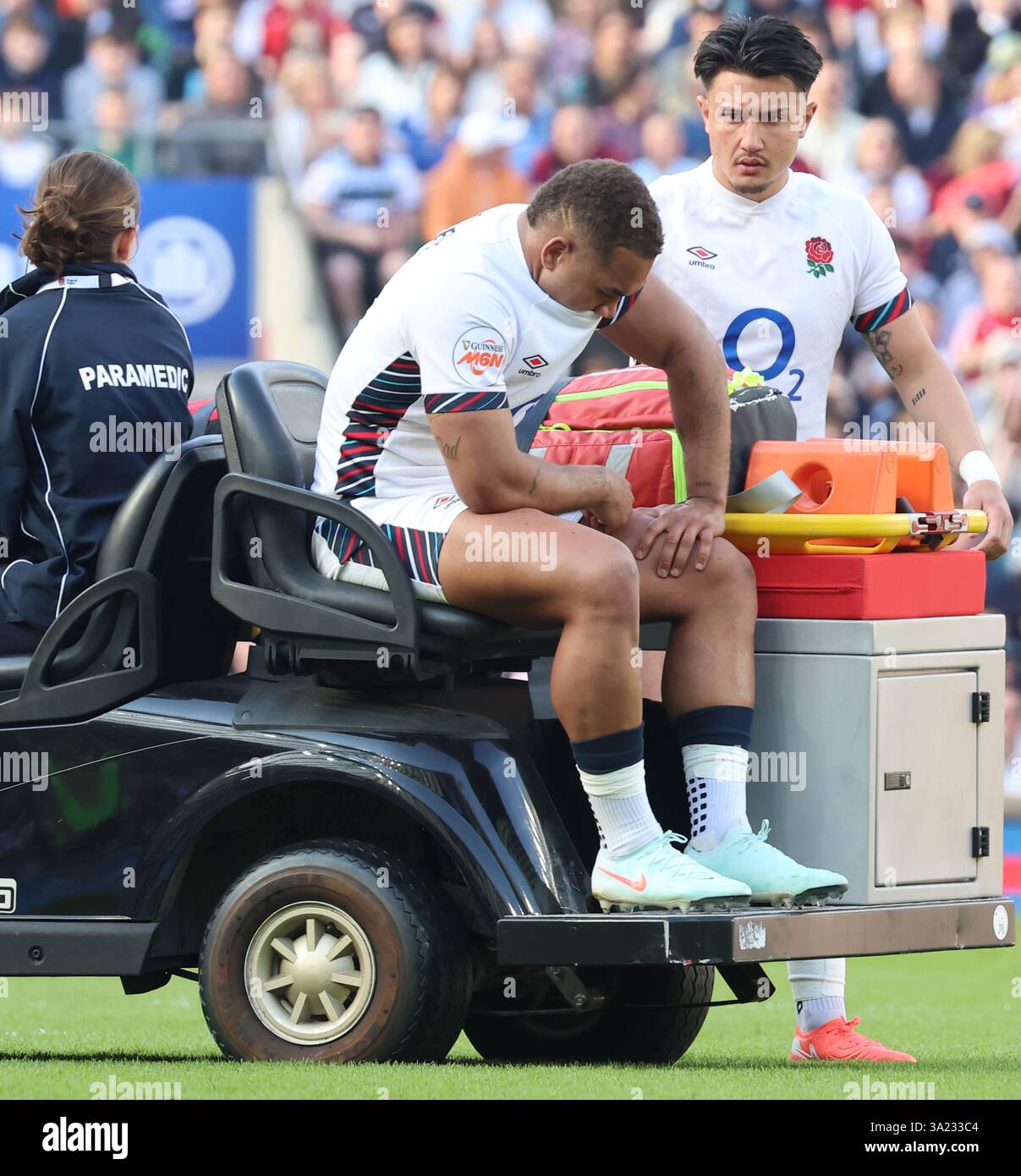 London, UK. 09th Mar, 2025. England's Ollie Lawrence(Bath Rugby) picks ...