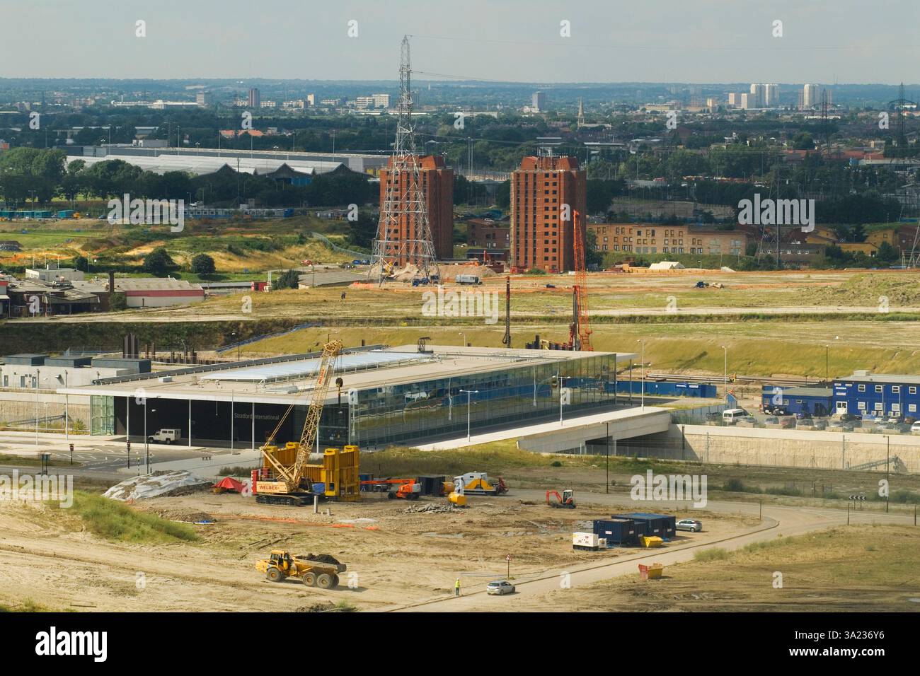 Stratford International Train Station being built. Stratford East ...