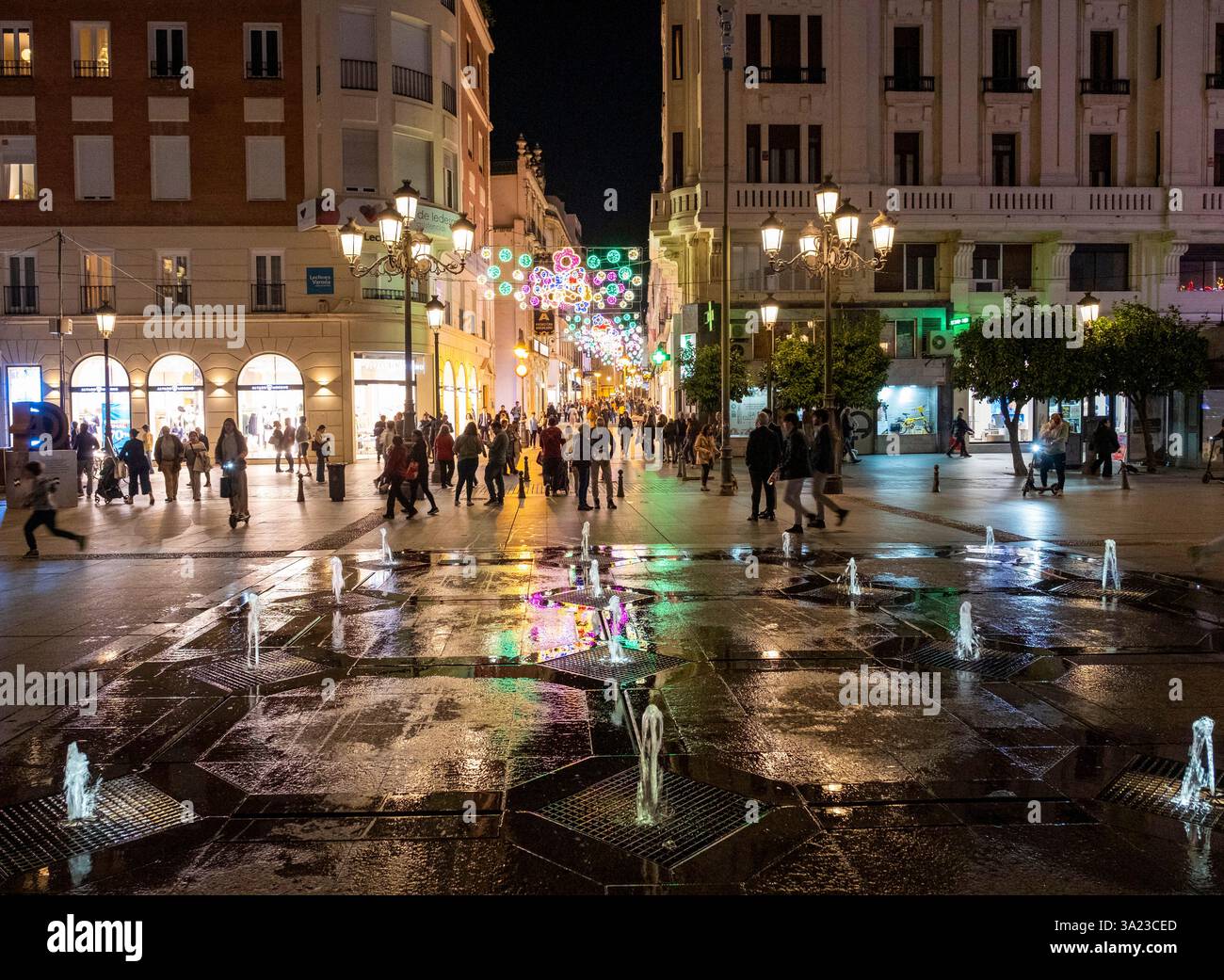 Plaza de las tendillas at night hi-res stock photography and images - Alamy