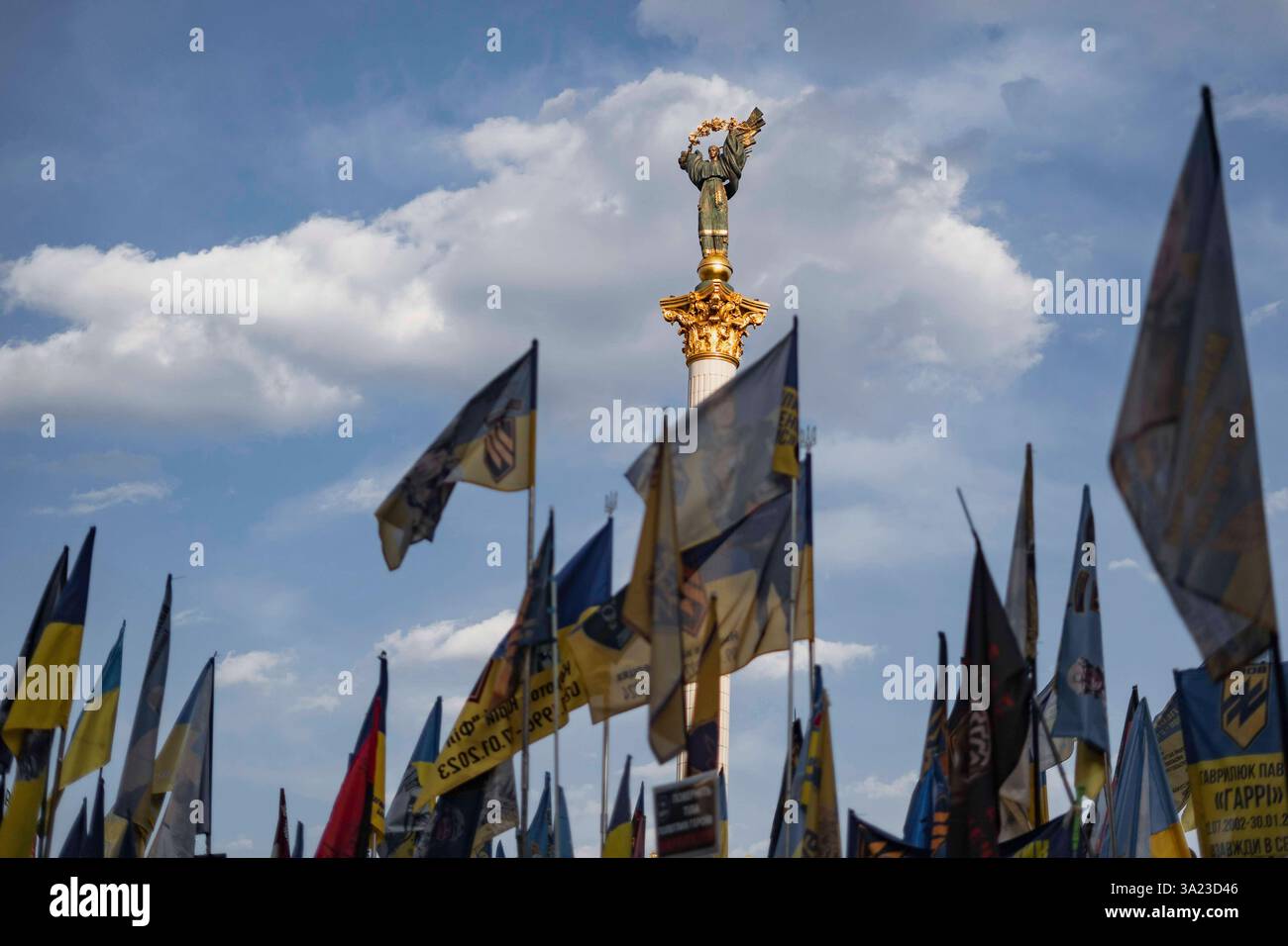Flags at Independence Square Maidan Nezalezhnosti honor fallen soldiers ...