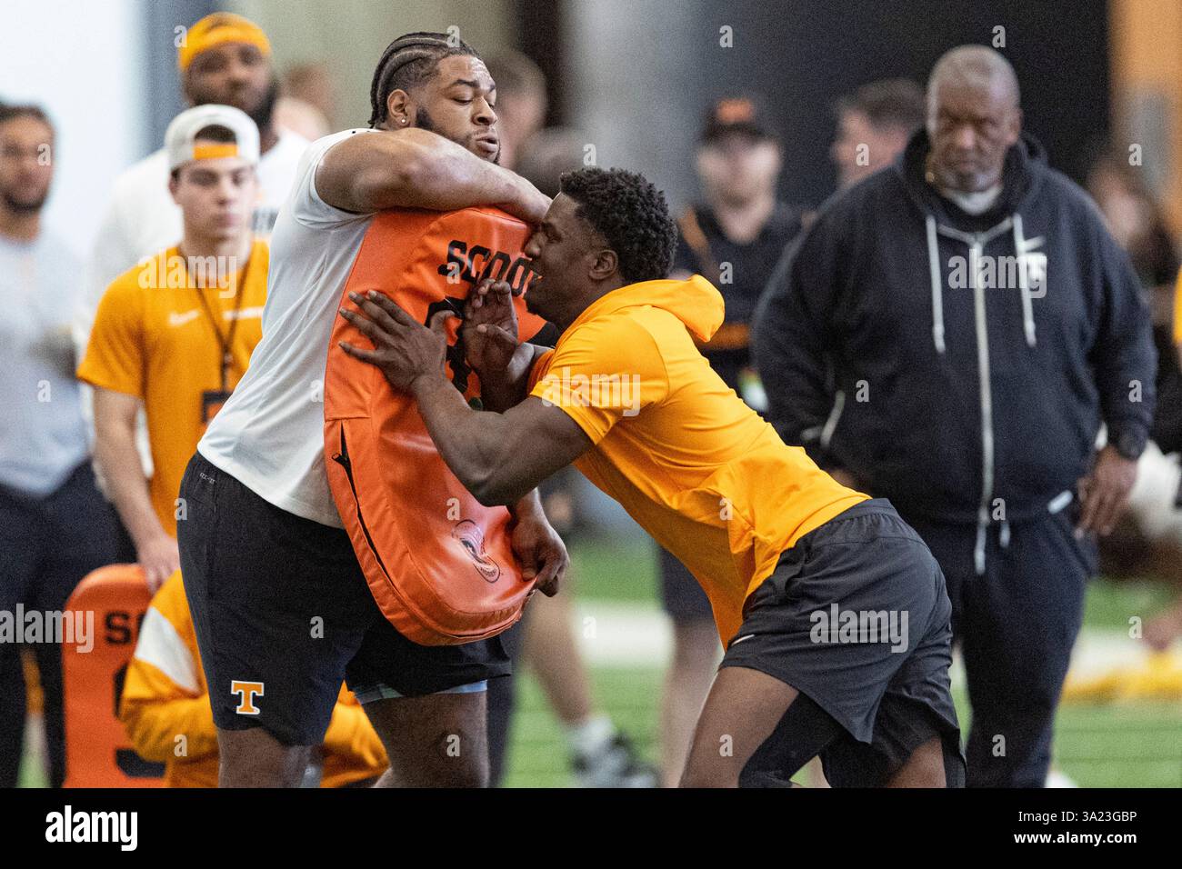 Tennessee's James Pearce Jr. runs a drill during Tennessee's NFL Pro ...