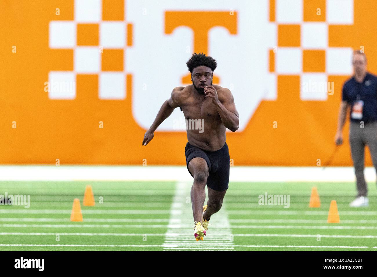Tennessee's Dylan Sampson runs a drill during Tennessee's NFL Pro Day ...