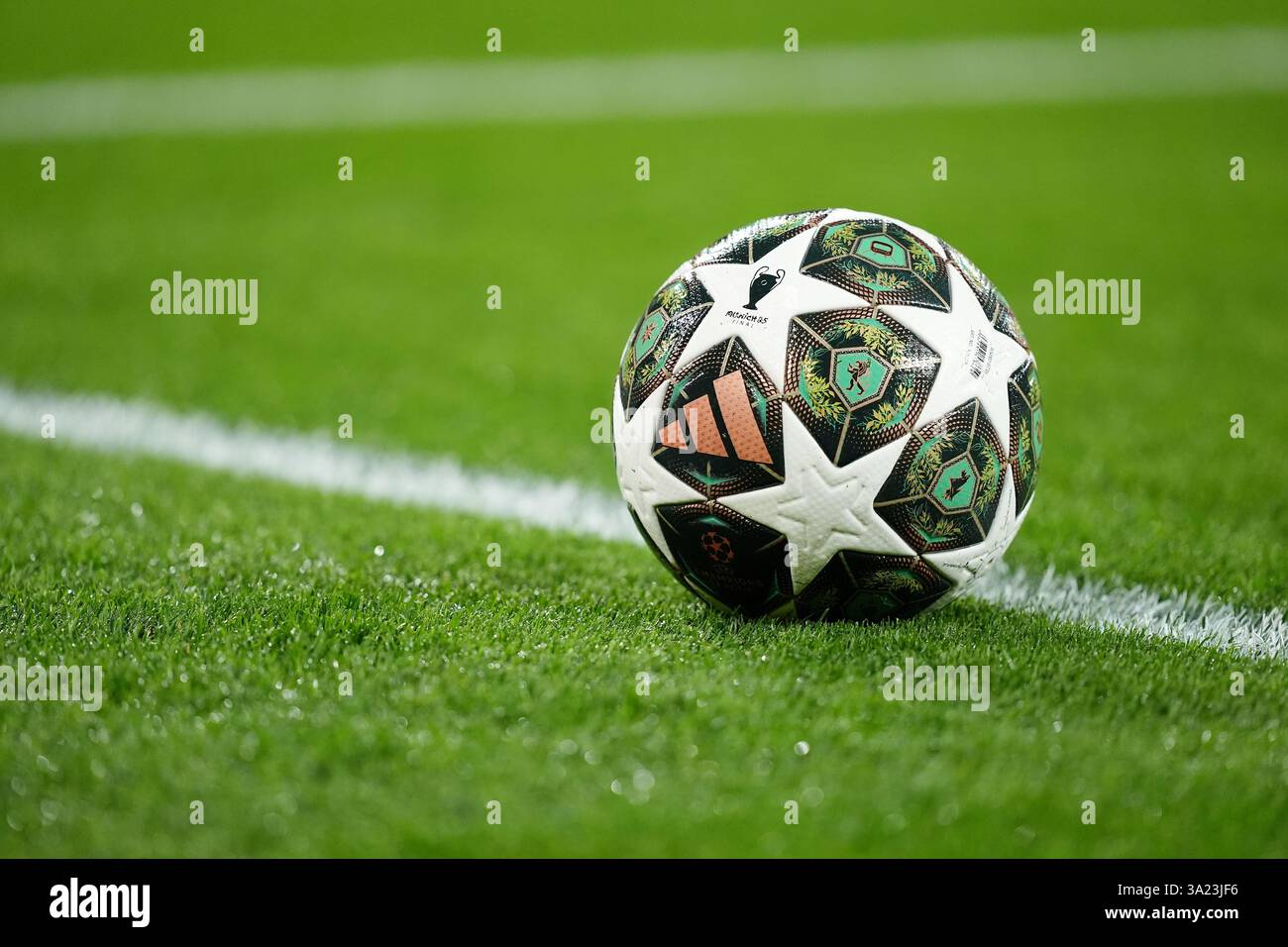 Champions league ucl pro knockout ball hi-res stock photography and ...