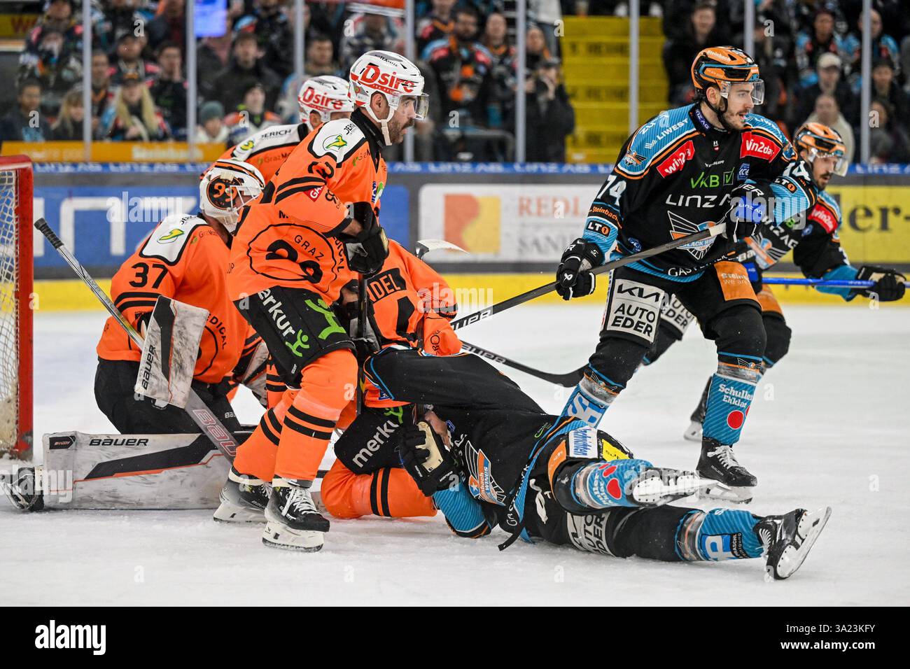 Linz, Austria. 11th Mar, 2025. LINZ, AUSTRIA -MARCH 11: Jonas ...