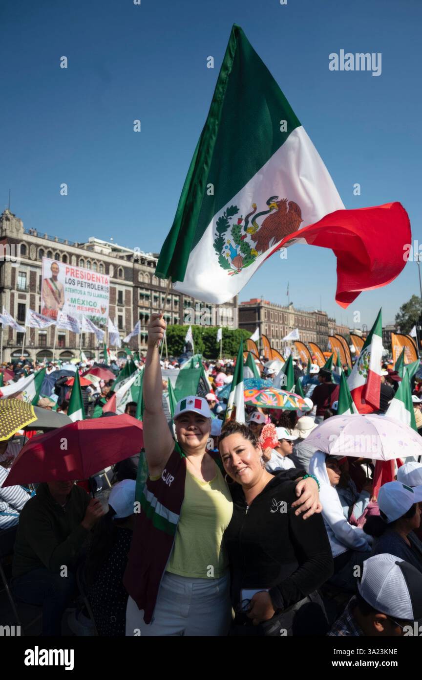 Mexico City, Mexico. 09th Mar, 2025. Mexicans show their support for ...