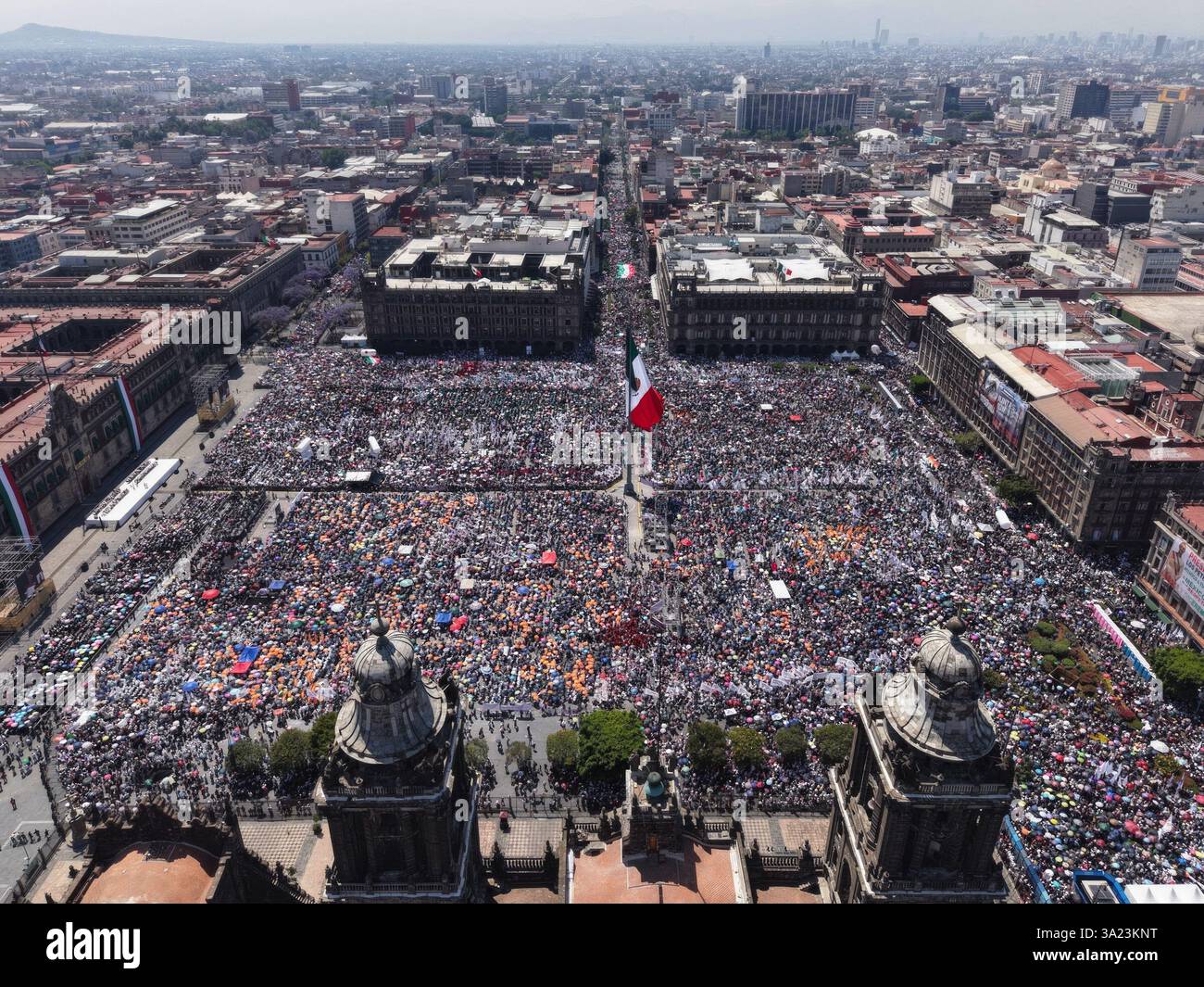 Mexico City, Mexico. 09 March, 2025. Hundreds of thousands of Mexicans ...