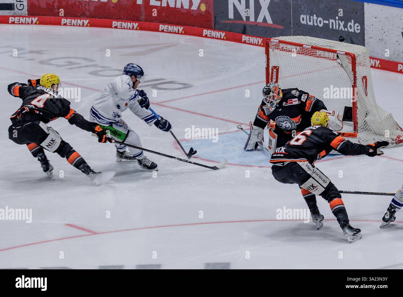 Frankfurt, Deutschland. 11th Mar, 2025. Cody Brenner (L?wen Frankfurt ...