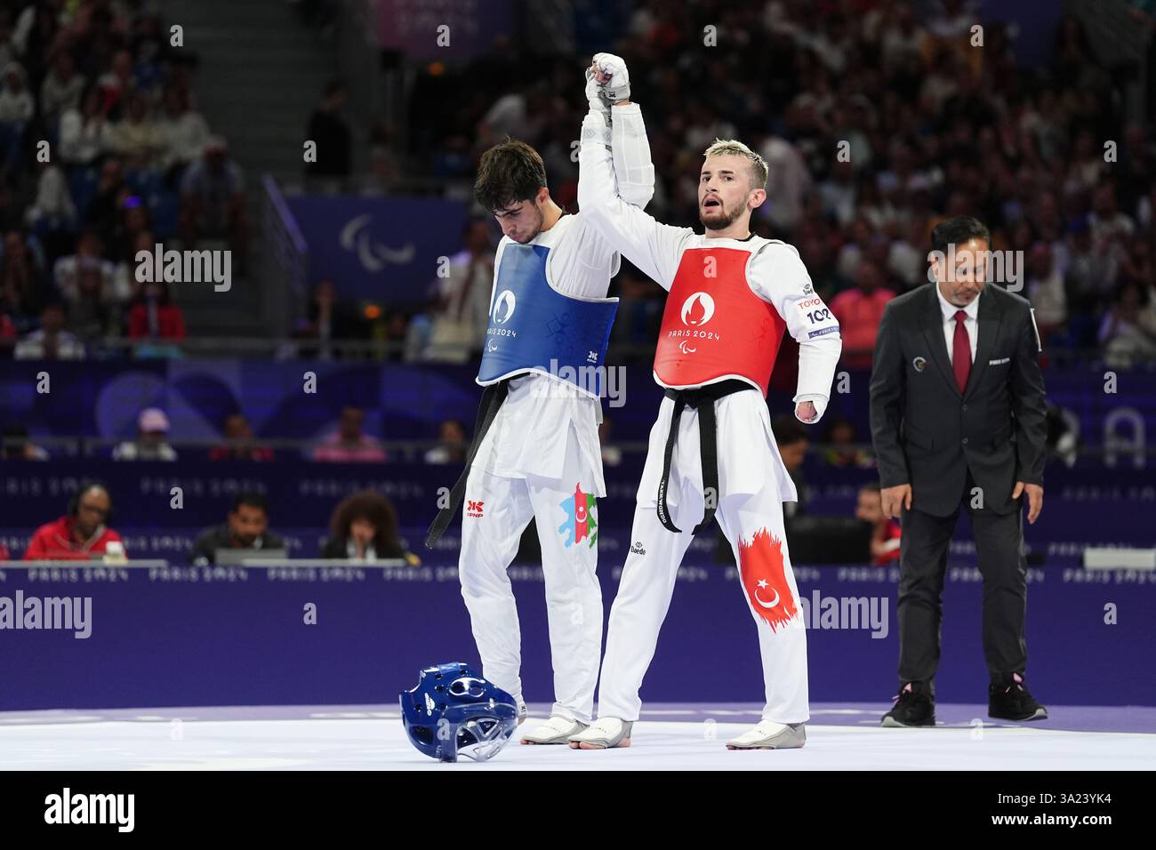 Azerbaijan's Sabir Zeynalov and Turkey's Ali Can Ozcan after the Men ...