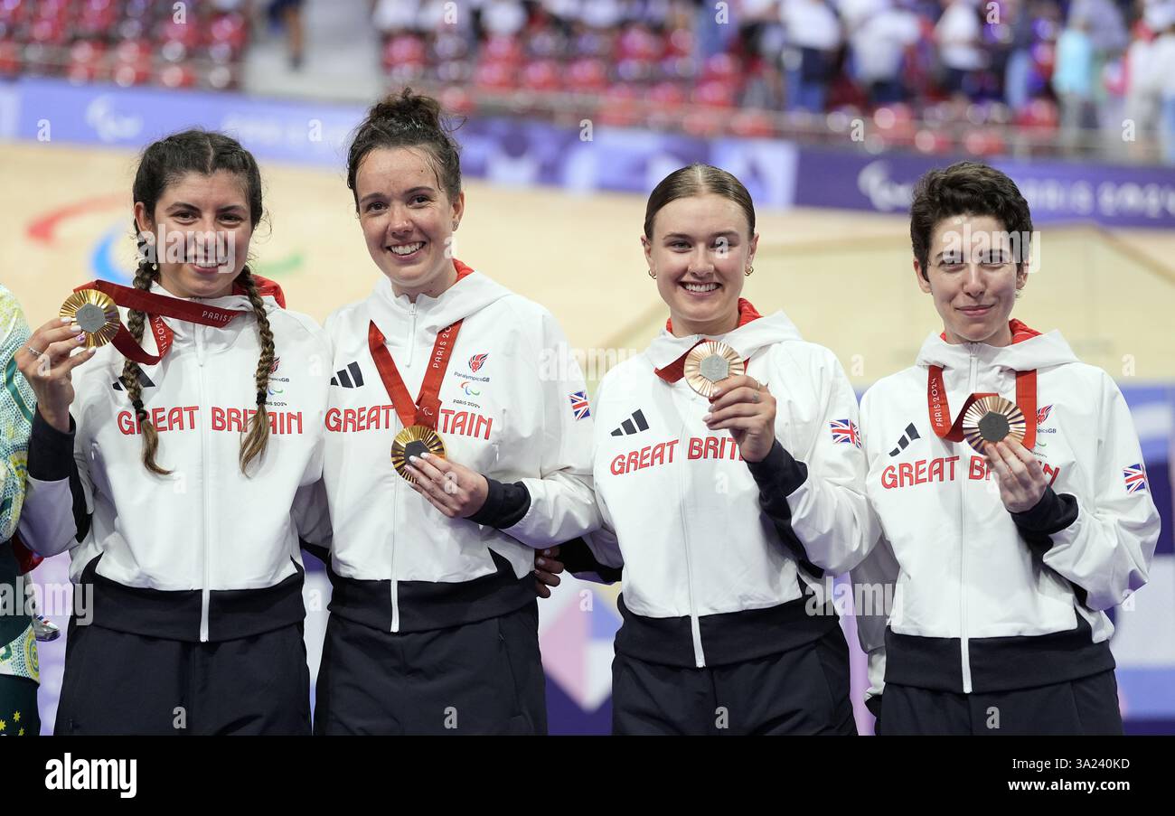 Great Britain's Dannielle Khan (left), Elizabeth Jordan, Jenny Holl and ...