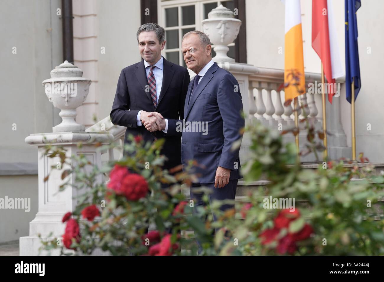 Taoiseach simon harris left hi-res stock photography and images - Alamy