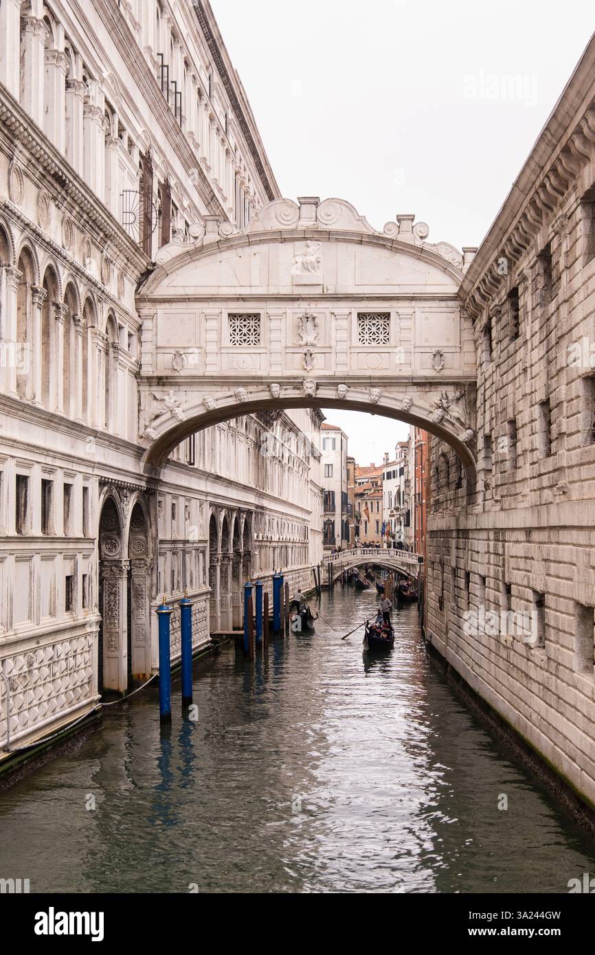 The 'Ponte dei Sospiri' (bridge of Sighs) in Venice, Italy. It passes ...