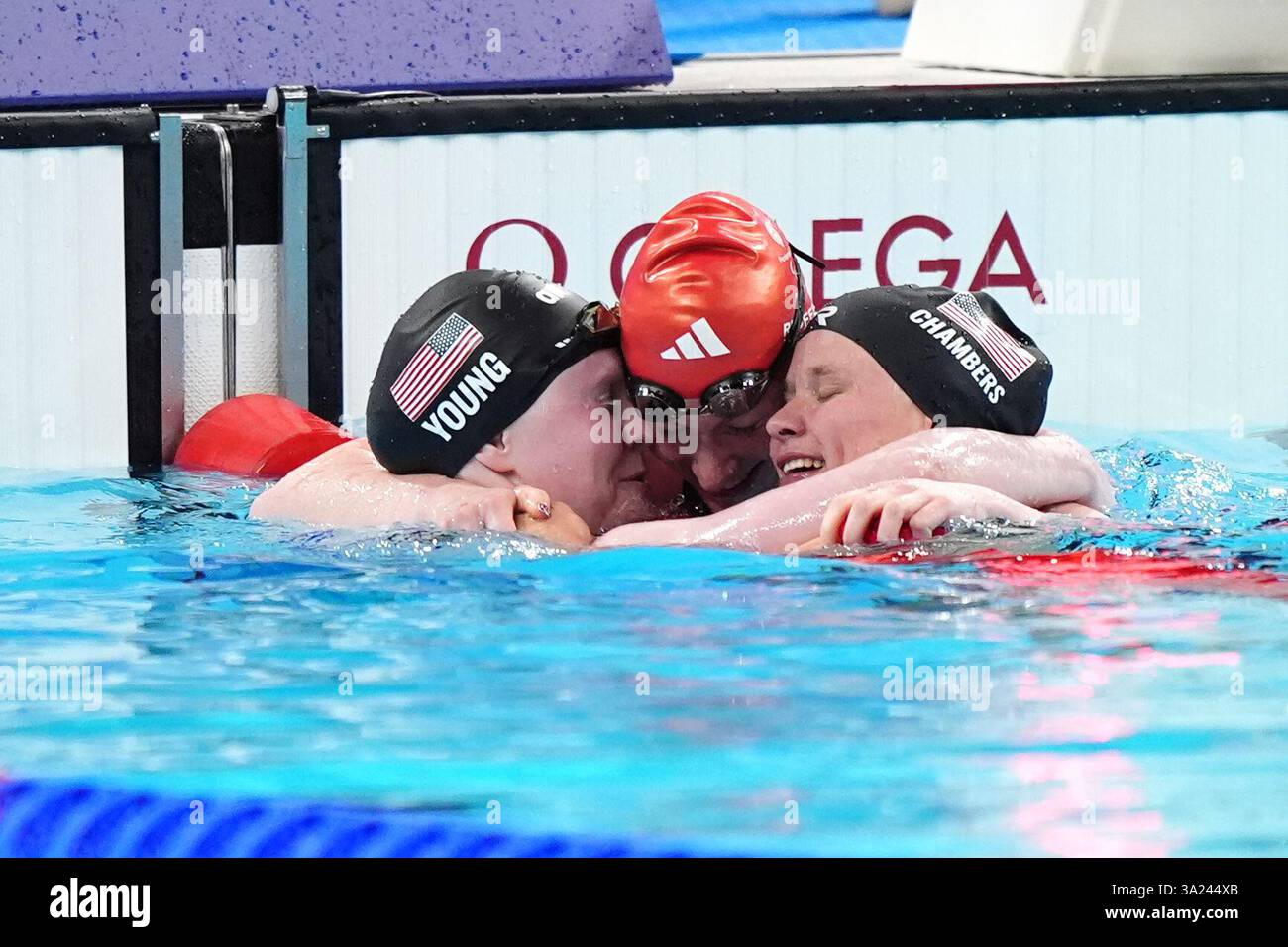 Great Britain's Rebecca Redfern (centre) celebrates after winning the ...