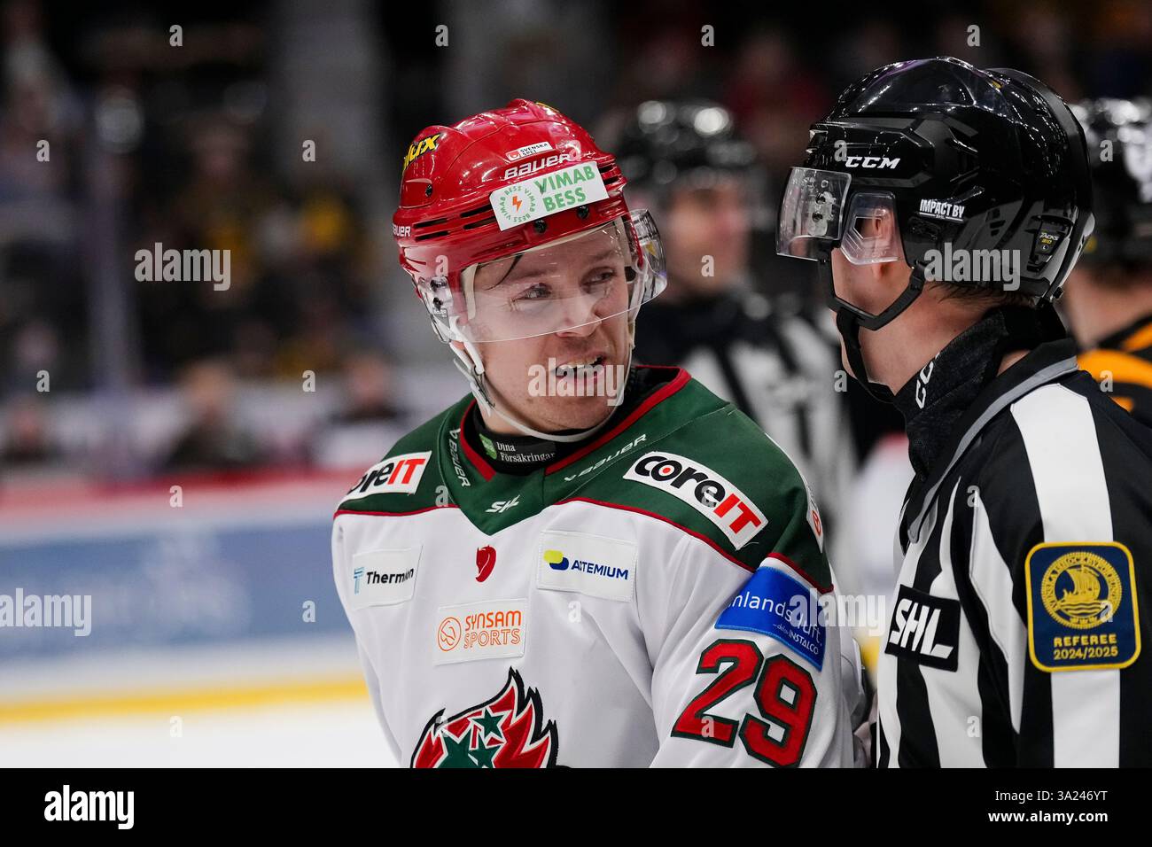 250311 Modos Mikkel Aagaard under ishockeymatchen i SHL mellan ...