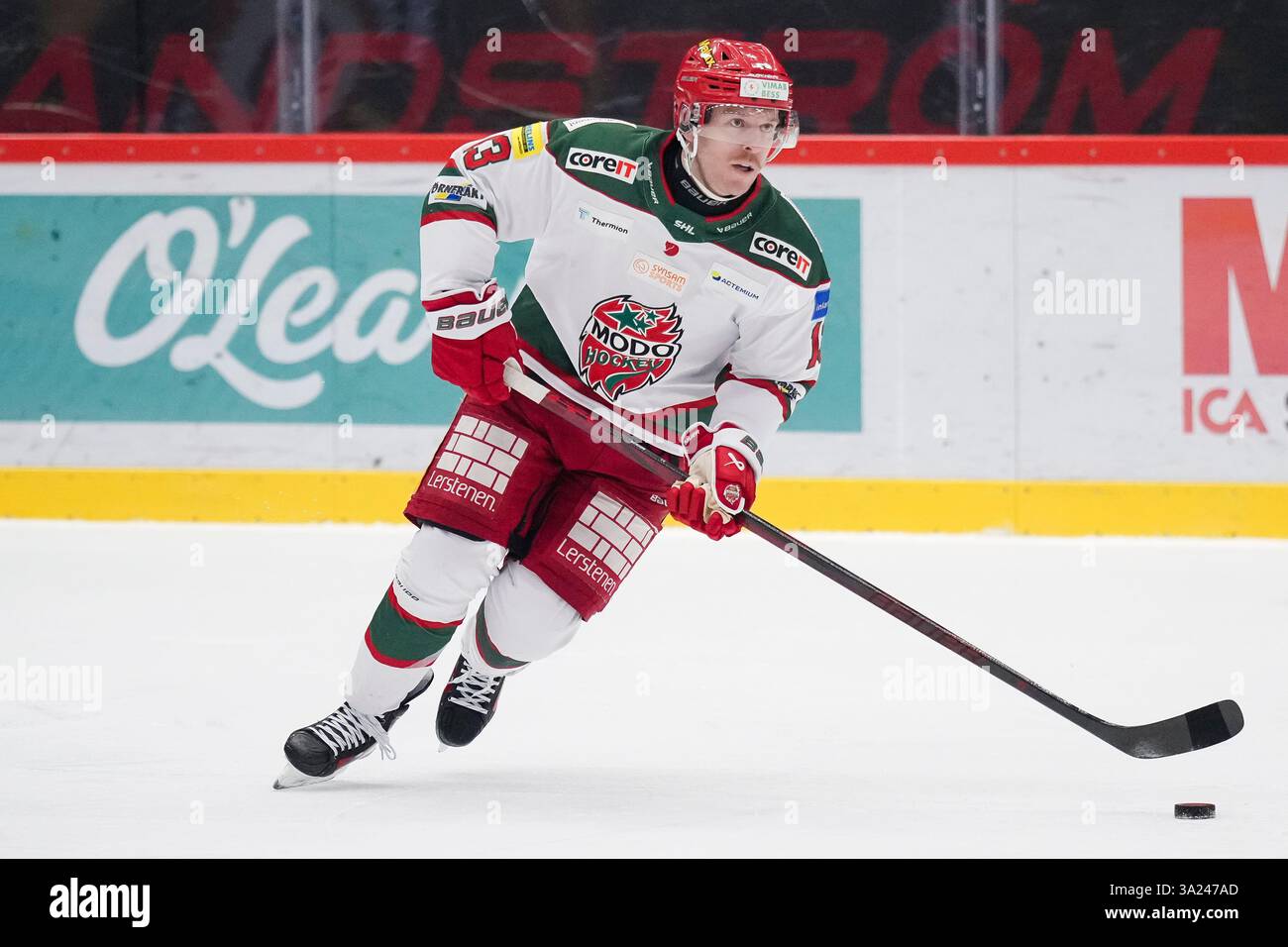 250311 Modos Tyler Benson under ishockeymatchen i SHL mellan Skellefteå ...