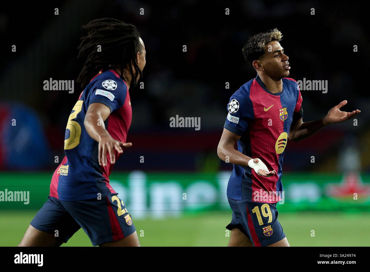 Barcelona, Germany. 11th Mar, 2025. Fussball UEFA Champions League ...