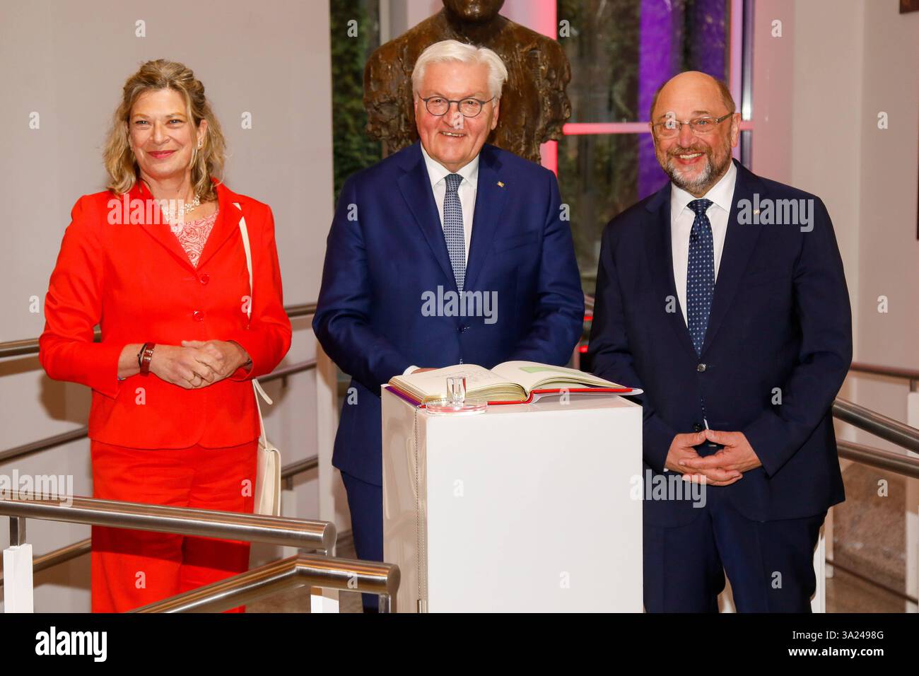 Festakt 100 Jahre Friedrich-Ebert Stiftung Berlin, 11.3.2025 Dr. Sabine Fandych, Bundespräsident ...