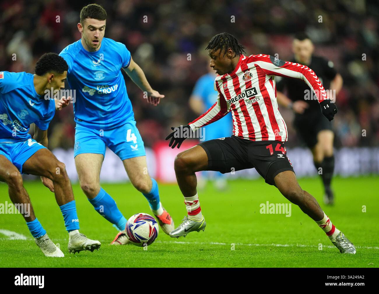 Preston North End's Kaine Kesler Hayden, Ben Whiteman and Sunderland's ...