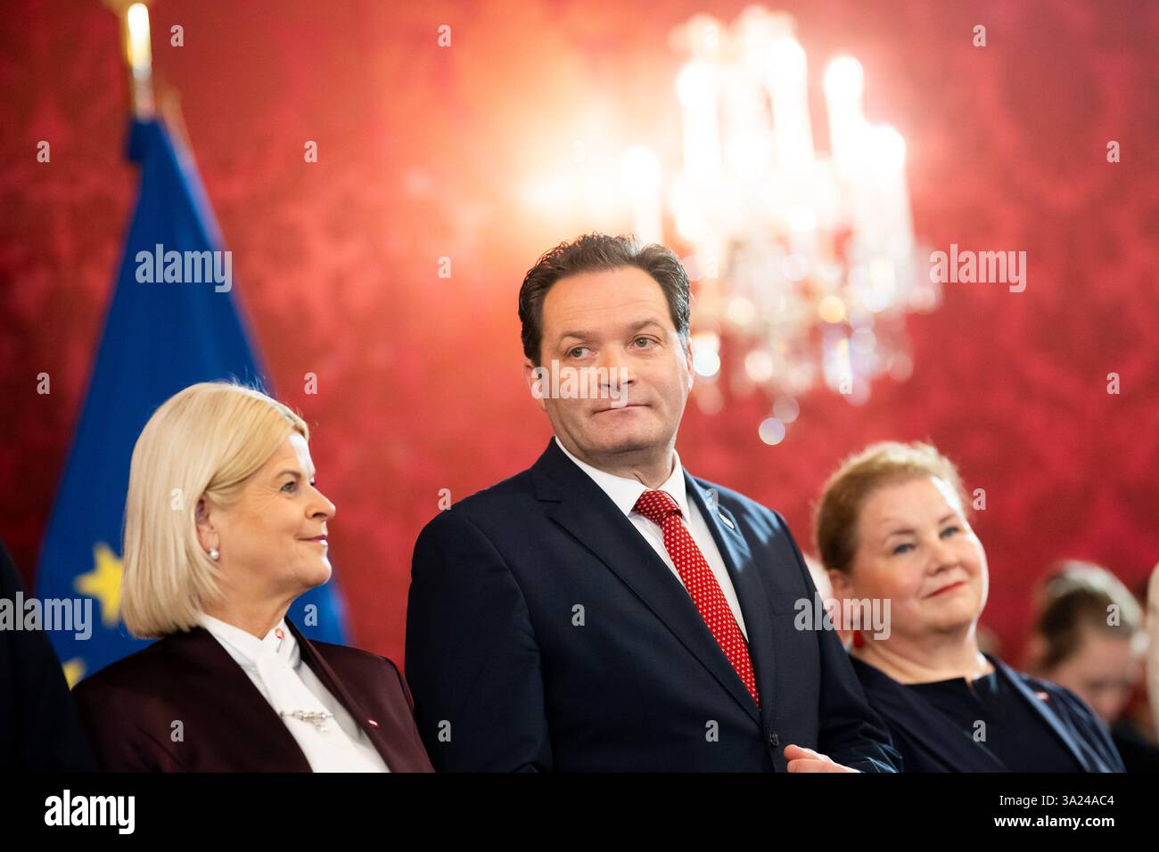 (v.l.) Verteidigungsministerin Claudia Tanner (ÖVP ...
