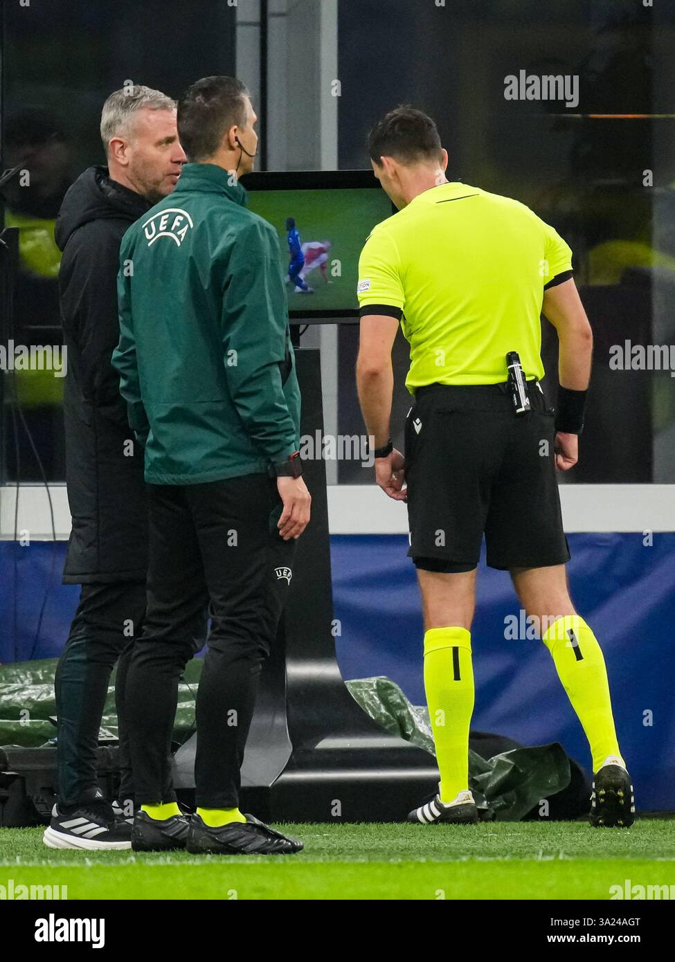 Milan - Referee Ivan Kruzliak during the 2nd leg of the round of 16 of ...