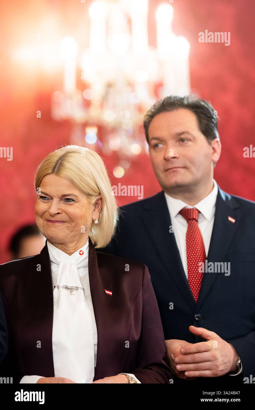 (v.l.) Verteidigungsministerin Claudia Tanner (ÖVP) und ...