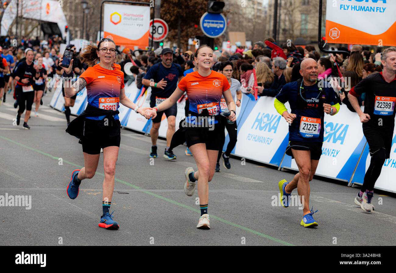 Paris, France. 09th Mar, 2025. Paris, France, March 9th, 2025 Runner at ...