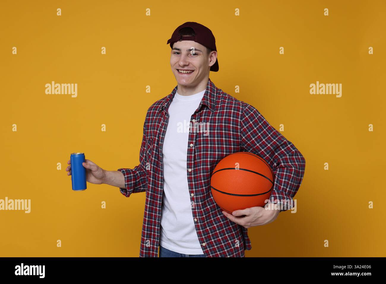 Student basketball ball can hi-res stock photography and images - Alamy