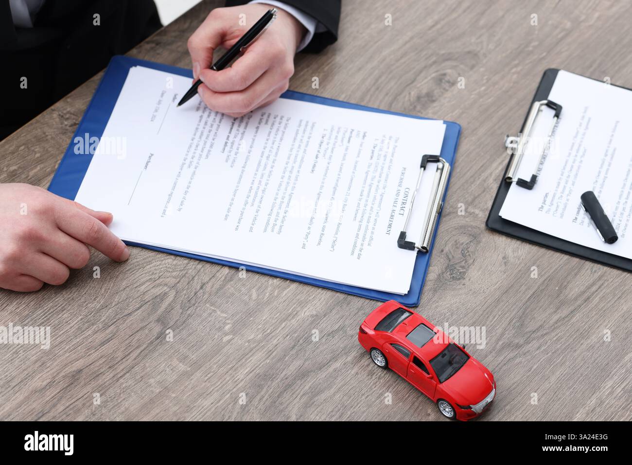 Lease agreement car dealership hi-res stock photography and images - Alamy