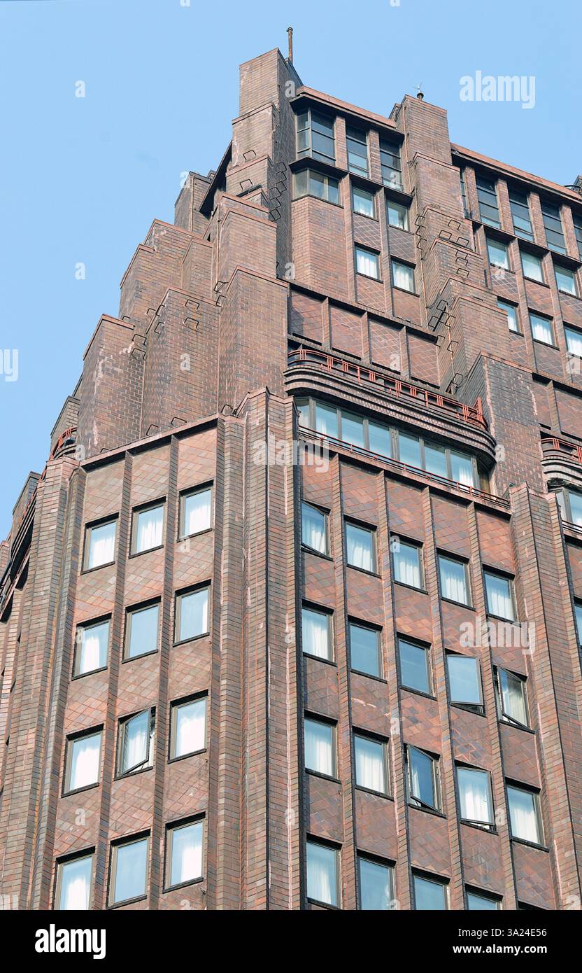 SHANGHAI, 3 JAN 2025: Upper floors of the art deco Park Hotel in ...