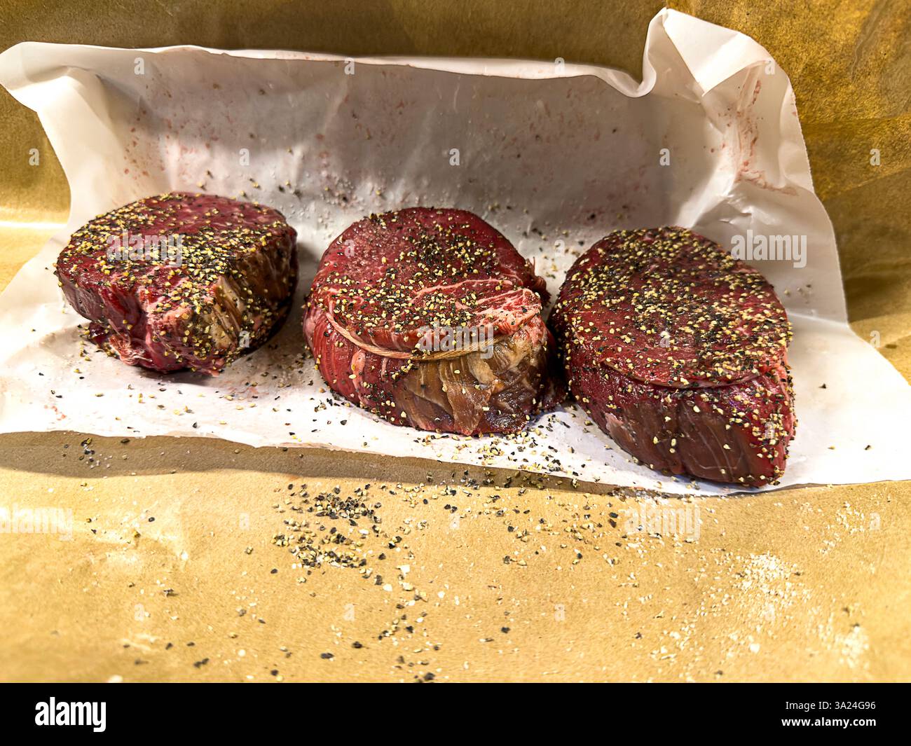 Raw filet mignon hi-res stock photography and images - Alamy
