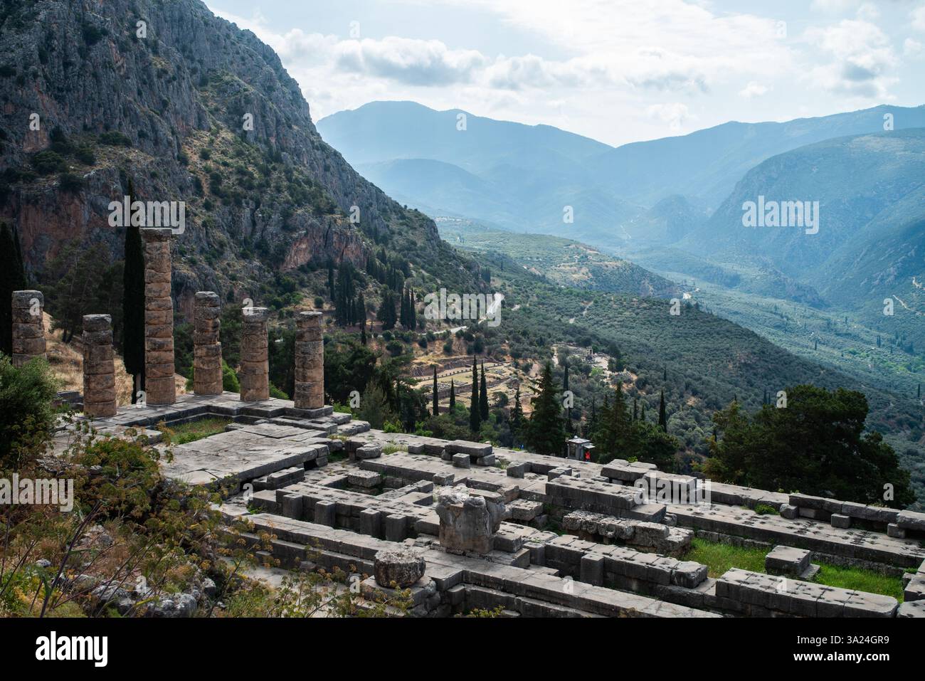 Temple of Apollo, Delphi,. Greece Stock Photo - Alamy