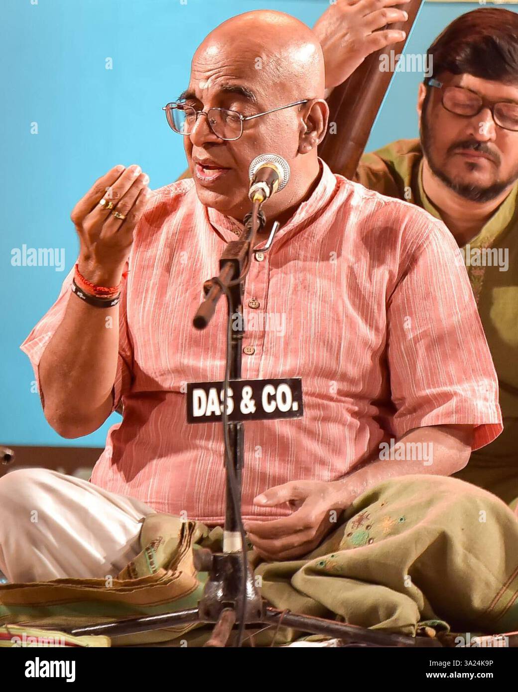 Pandit Shriram Parasuram and Vidushi Anuradha Shriram perfom Violin ...
