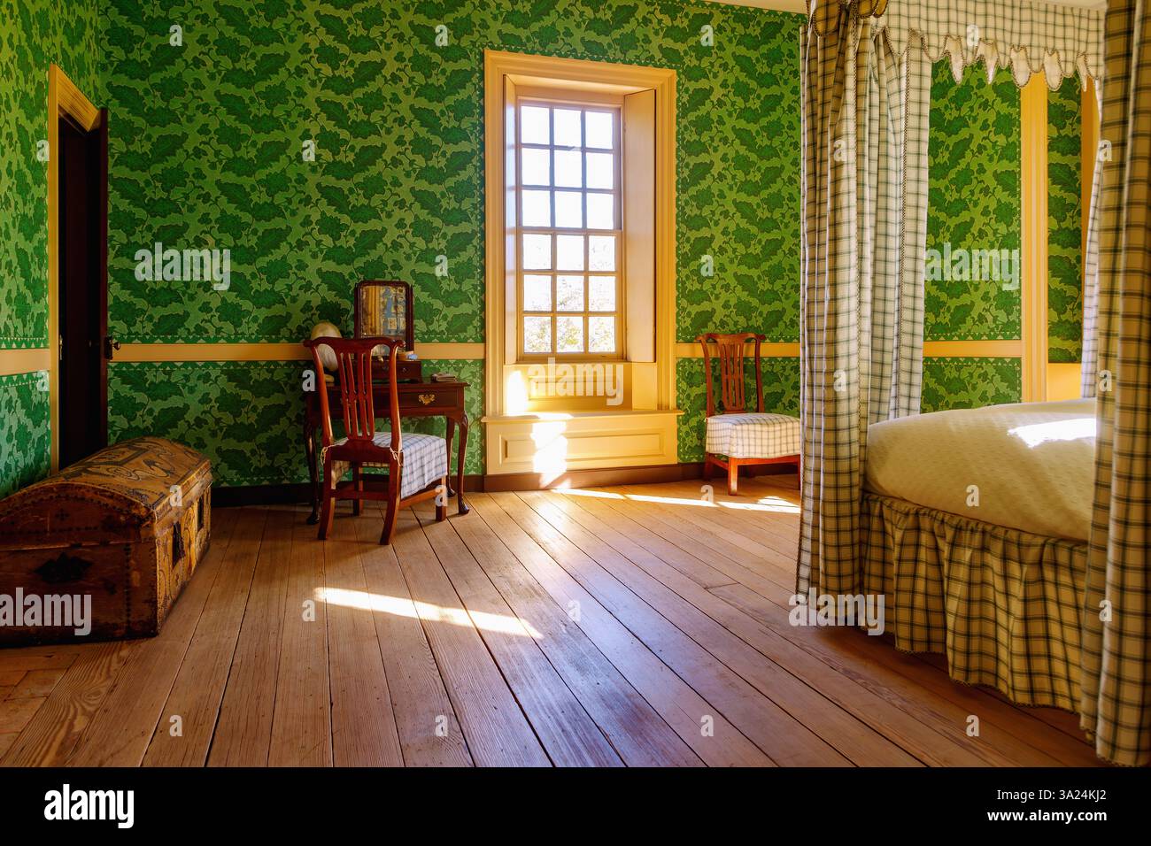 Bedroom in the George Wythe House (Wythe House) at the Colonial ...