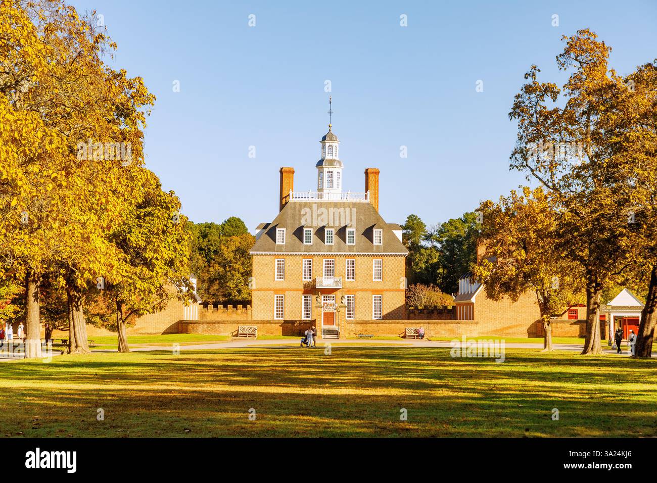 Palace Green and Governor's Palace at the Colonial Willliamsburg Living ...