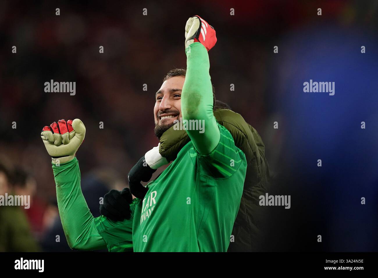 Paris Saint-Germain goalkeeper Gianluigi Donnarumma celebrates winning ...