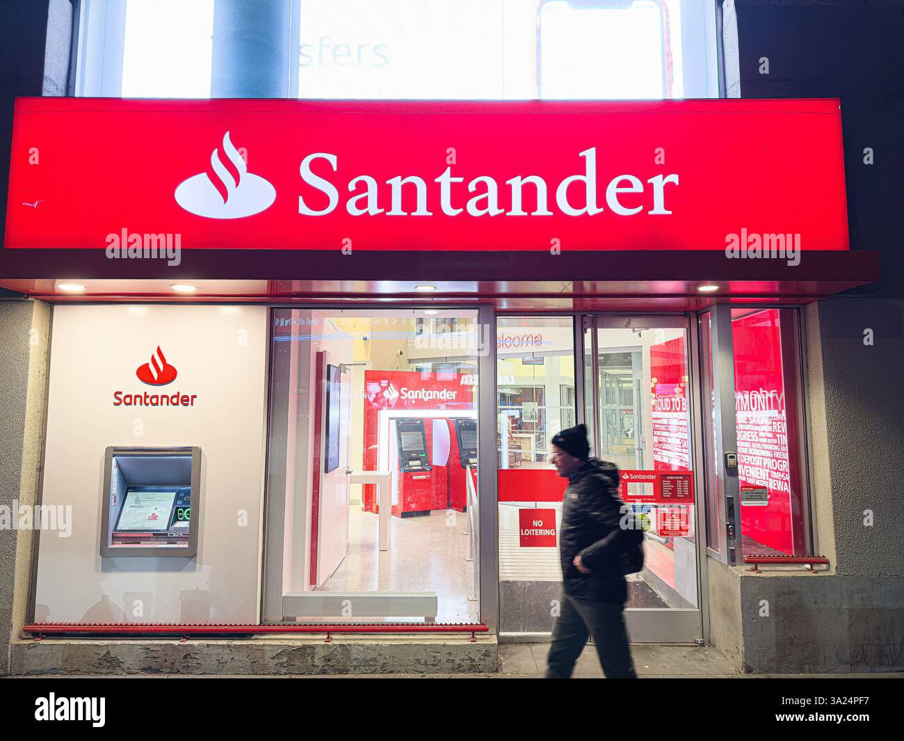 Santander retail bank office, building exterior, New York City, New ...