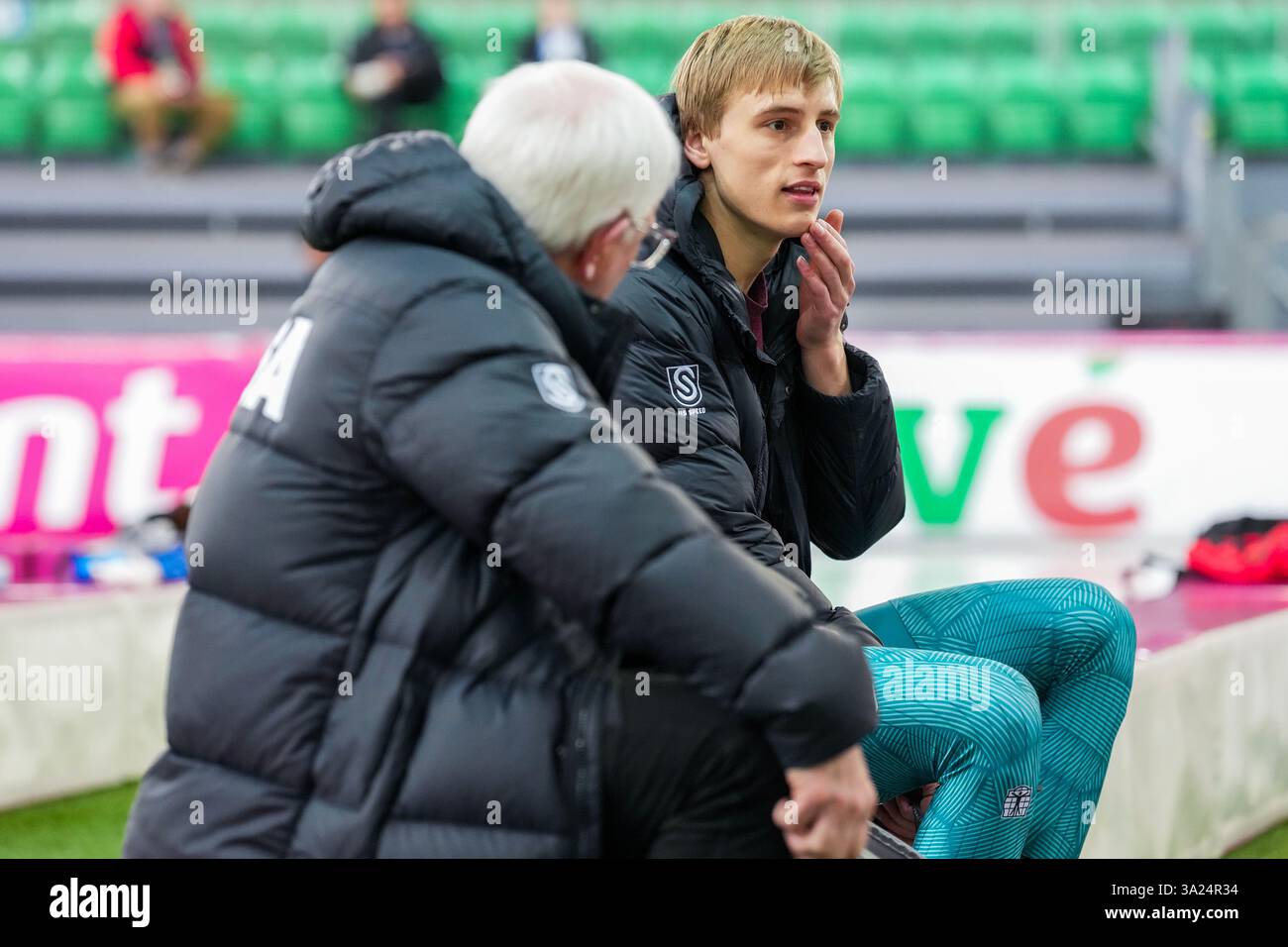 HAMAR, NORWAY - MARCH 11: Bob Corby, Jordan Stolz during the Training ...