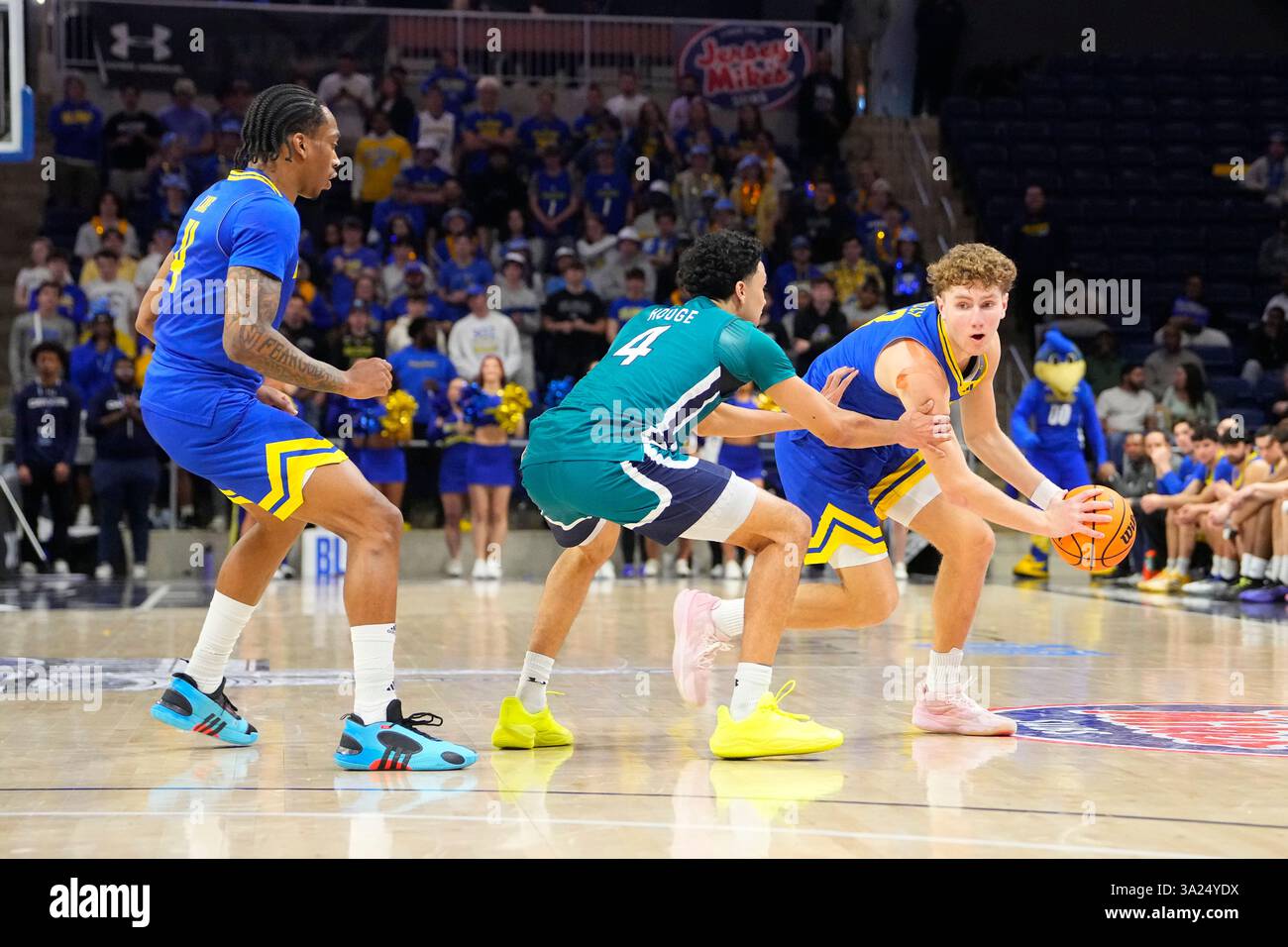 WASHINGTON, DC - MARCH 11: Delaware Blue Hens Guard Cavn Reilly (3 ...