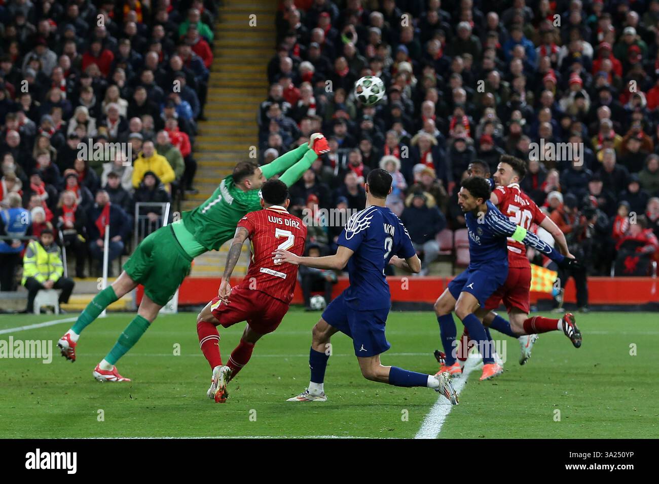 Donnarumma psg champions league hi-res stock photography and images - Alamy