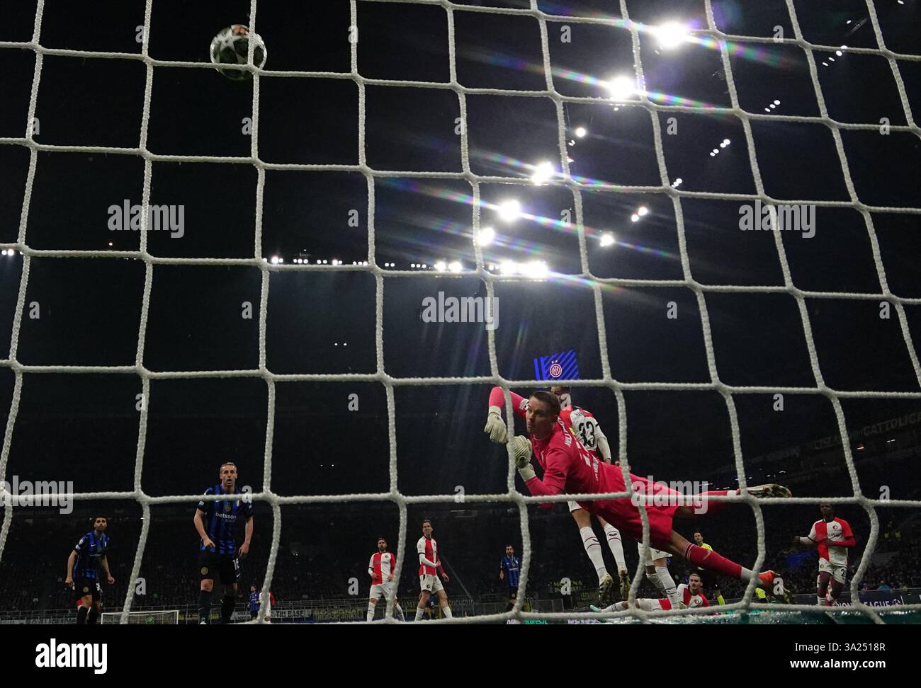 Milan, Italy. 11th Mar, 2025. Feyenoord's goalkeeper Timon ...