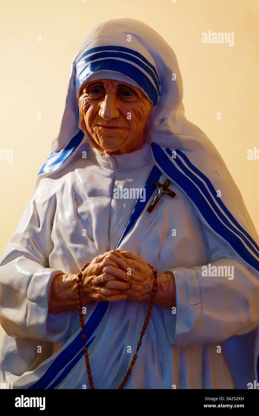 Tropea, ITALY - 11-01-2024: Statue of Saint Teresa of Calcutta or ...