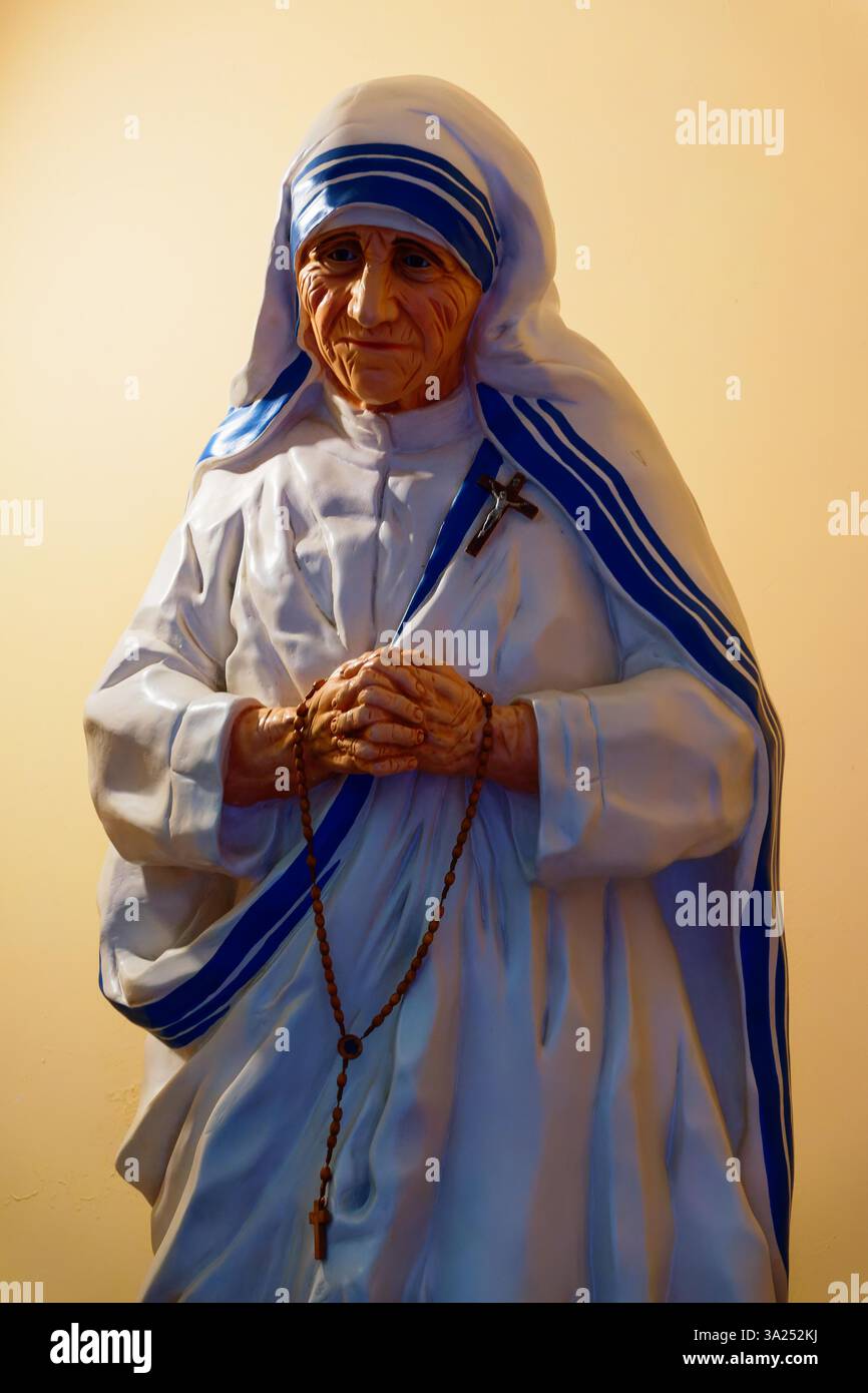 Tropea, ITALY - 11-01-2024: Statue of Saint Teresa of Calcutta or ...