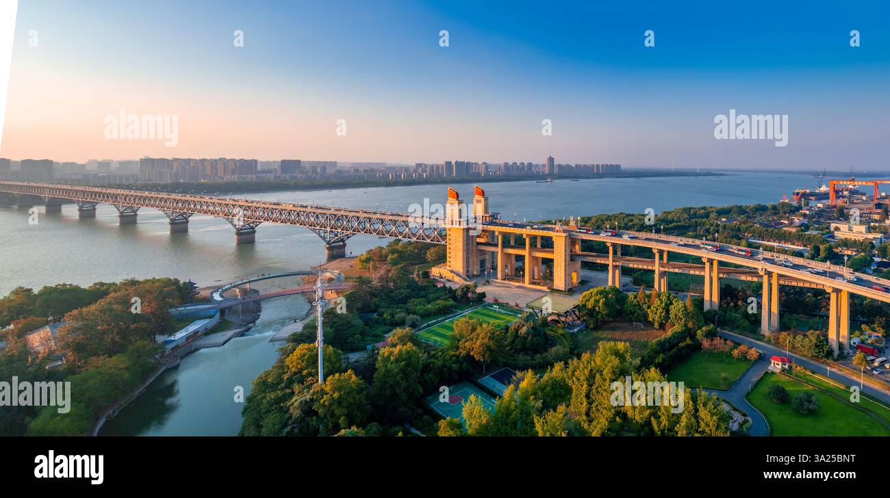 Twilight view of Nanjing Yangtze River Bridge, Jiangsu Province, China ...