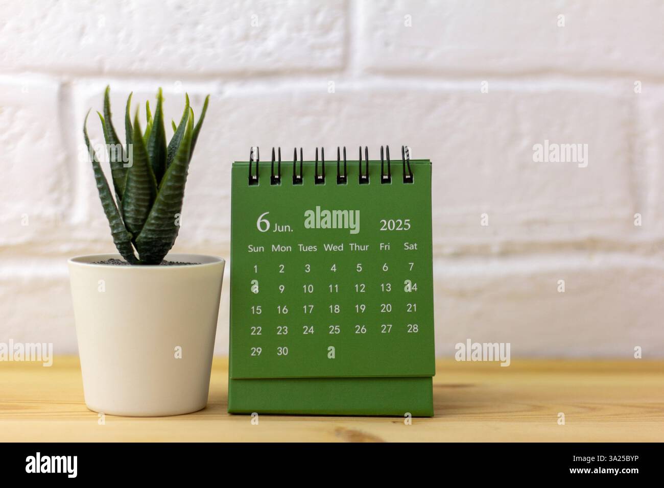 White calendar june 2025 hi-res stock photography and images - Alamy